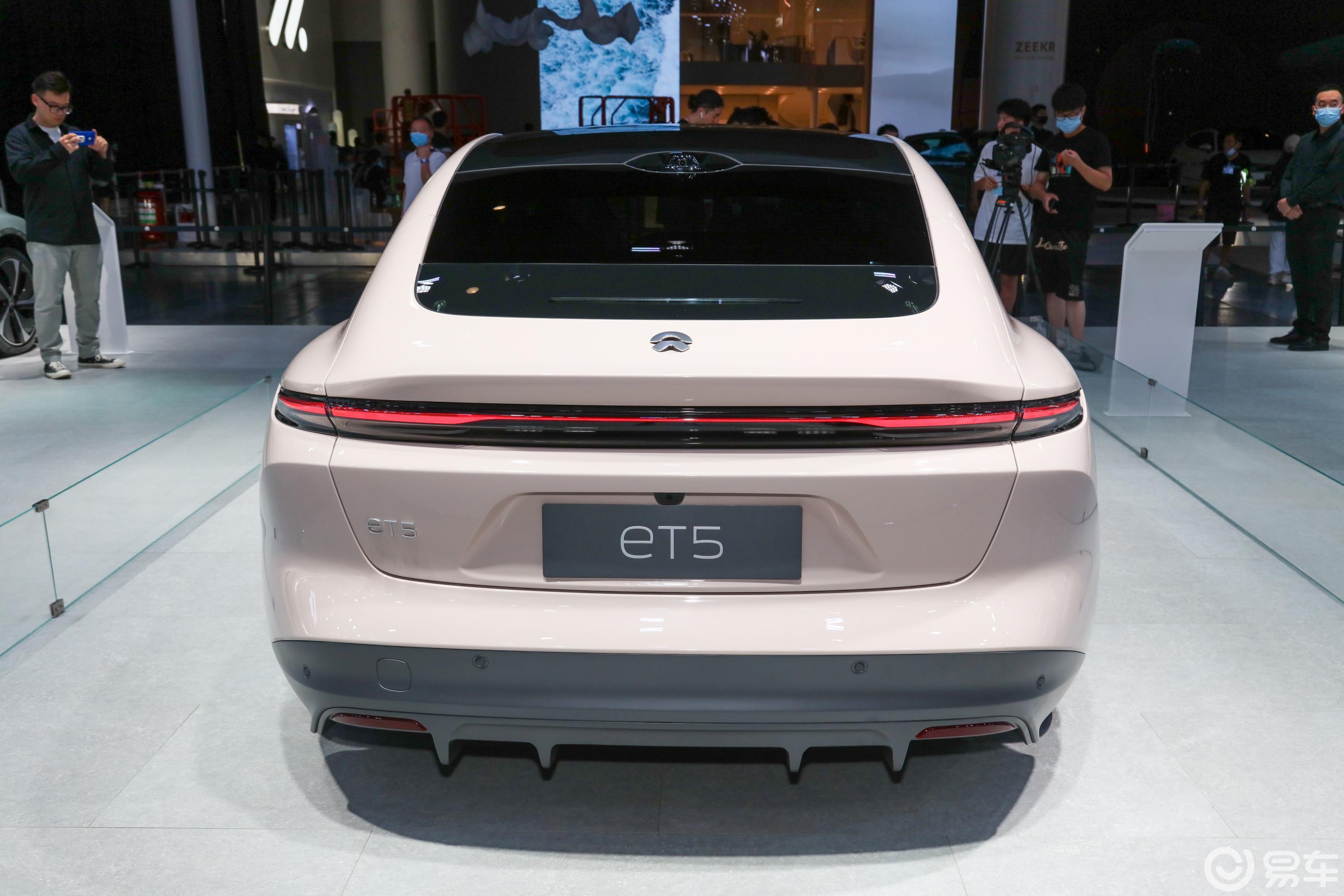 【蔚来ET5图片-汽车图片大全】-易车