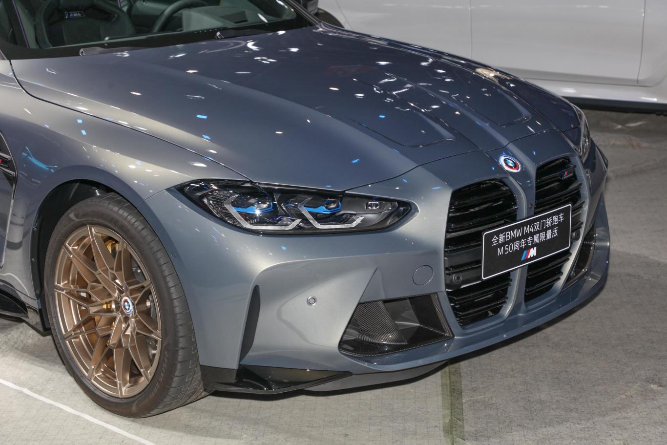 【宝马M450周年版 M4 双门轿跑车 雷霆版图片-汽车图片大全】-易车