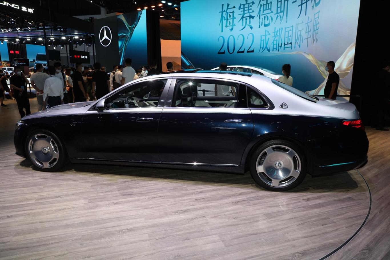 【迈巴赫S级S 680 4MATIC 匠心高定首发版-双色外观图片-汽车图片大全】-易车
