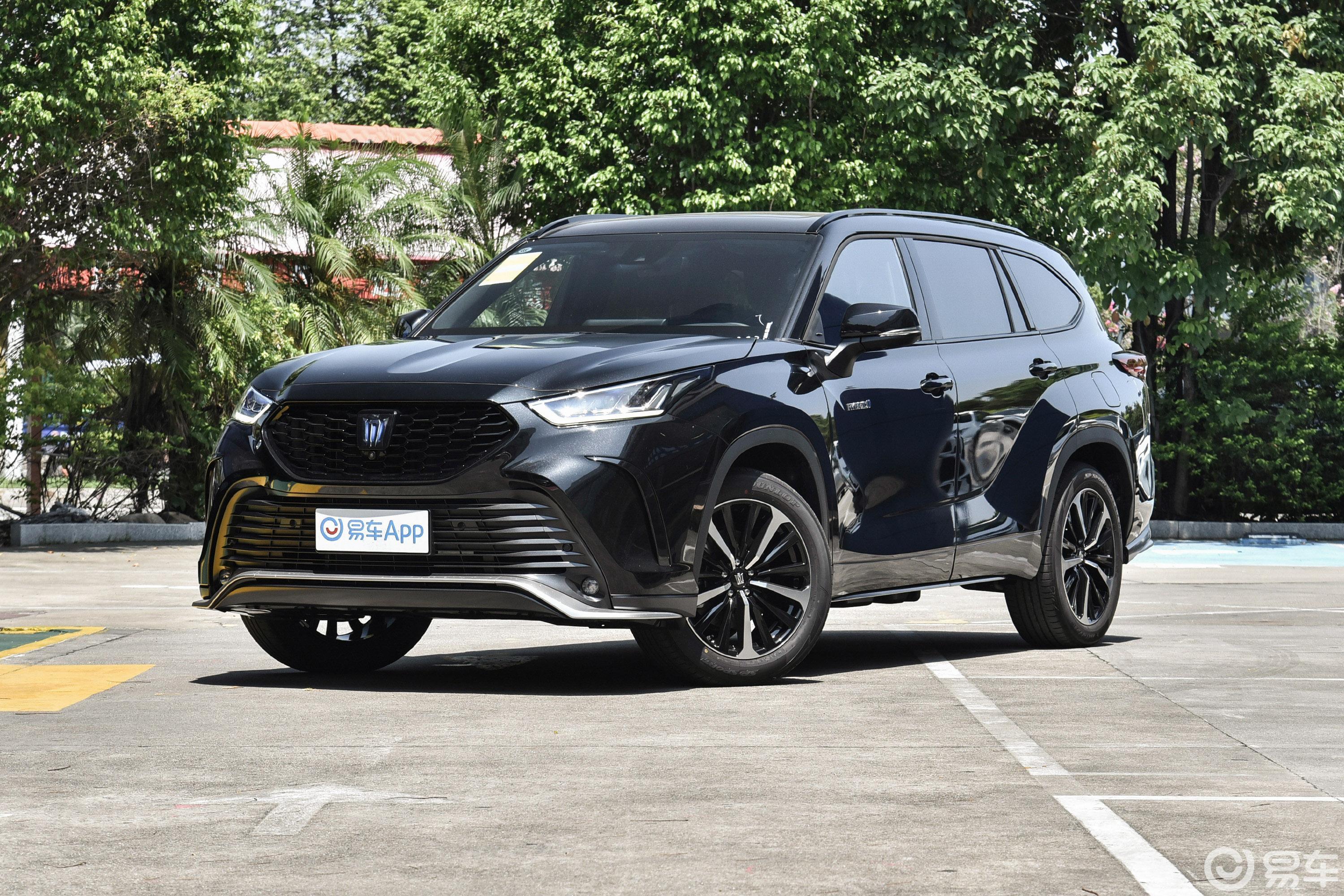 【皇冠陆放2.5L HEV 四驱尊贵版 7座侧前45度车头向左水平图片-汽车图片大全】-易车