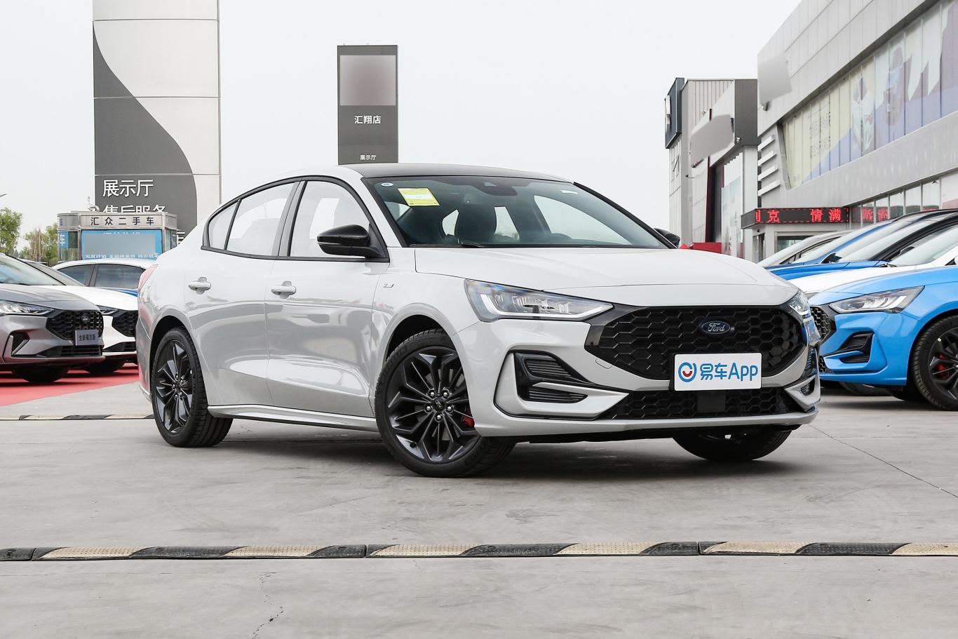 【福克斯三厢 EcoBoost 180 ST-Line侧前45度车头向右水平图片-汽车图片大全】-易车