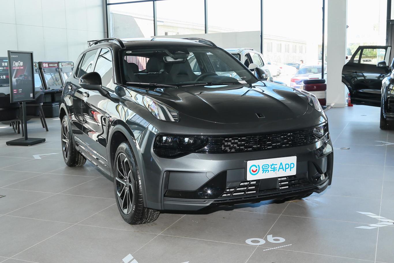 【领克01EM-F 1.5T 两驱AM侧前45度车头向右水平图片-汽车图片大全】-易车