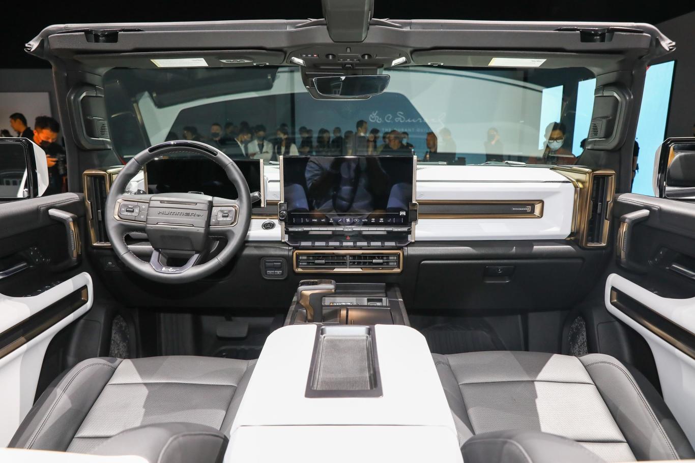 【HUMMER EV PICKUP顶配版内饰全景正拍图片-汽车图片大全】-易车