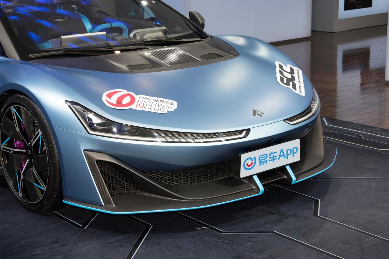 【昊铂SSRHyper SSR Ultimate 赛道版前格栅侧俯拍图片-汽车图片大全】-易车