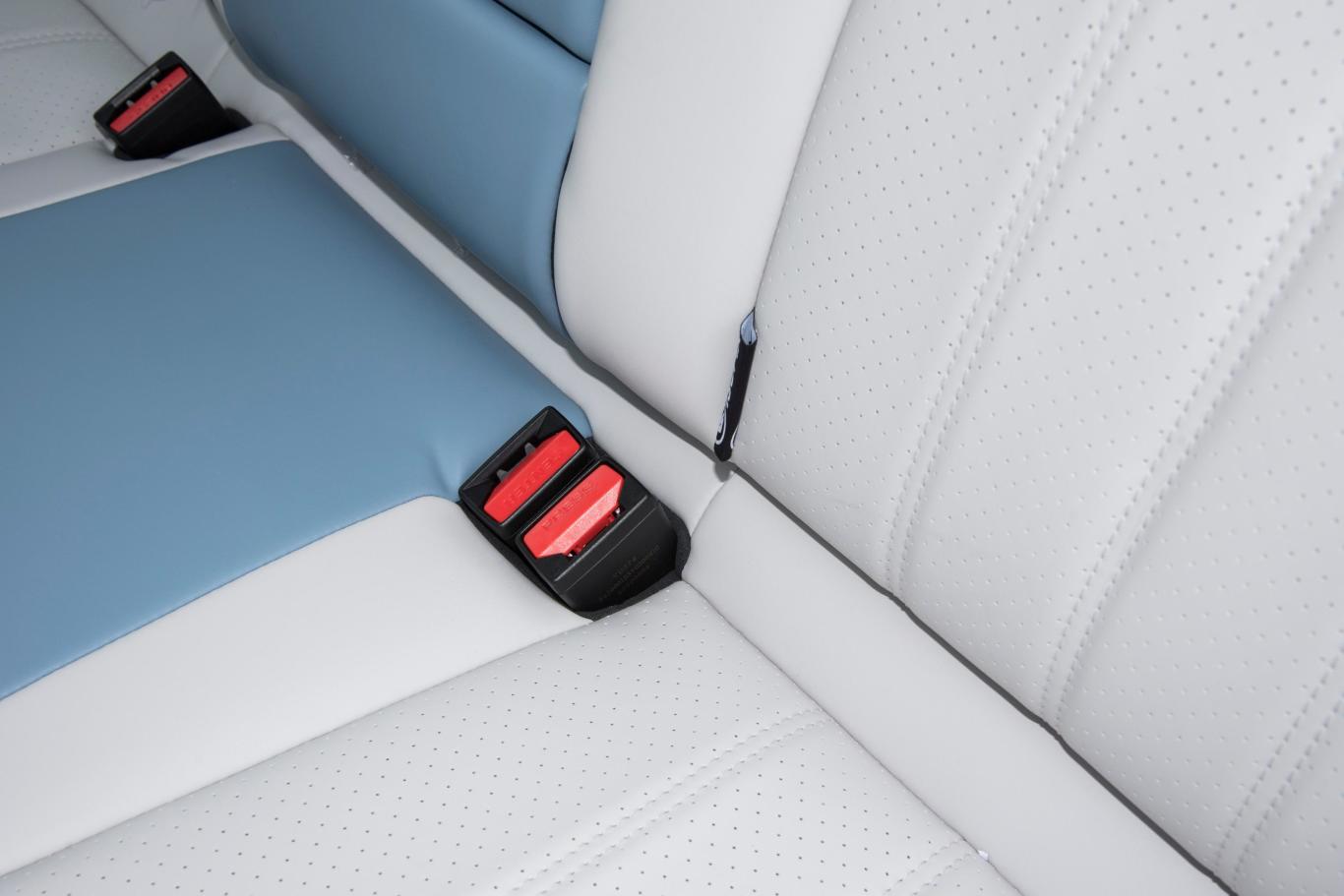 【影豹混动 2.0L J20智能混动版儿童座椅接口图片-汽车图片大全】-易车