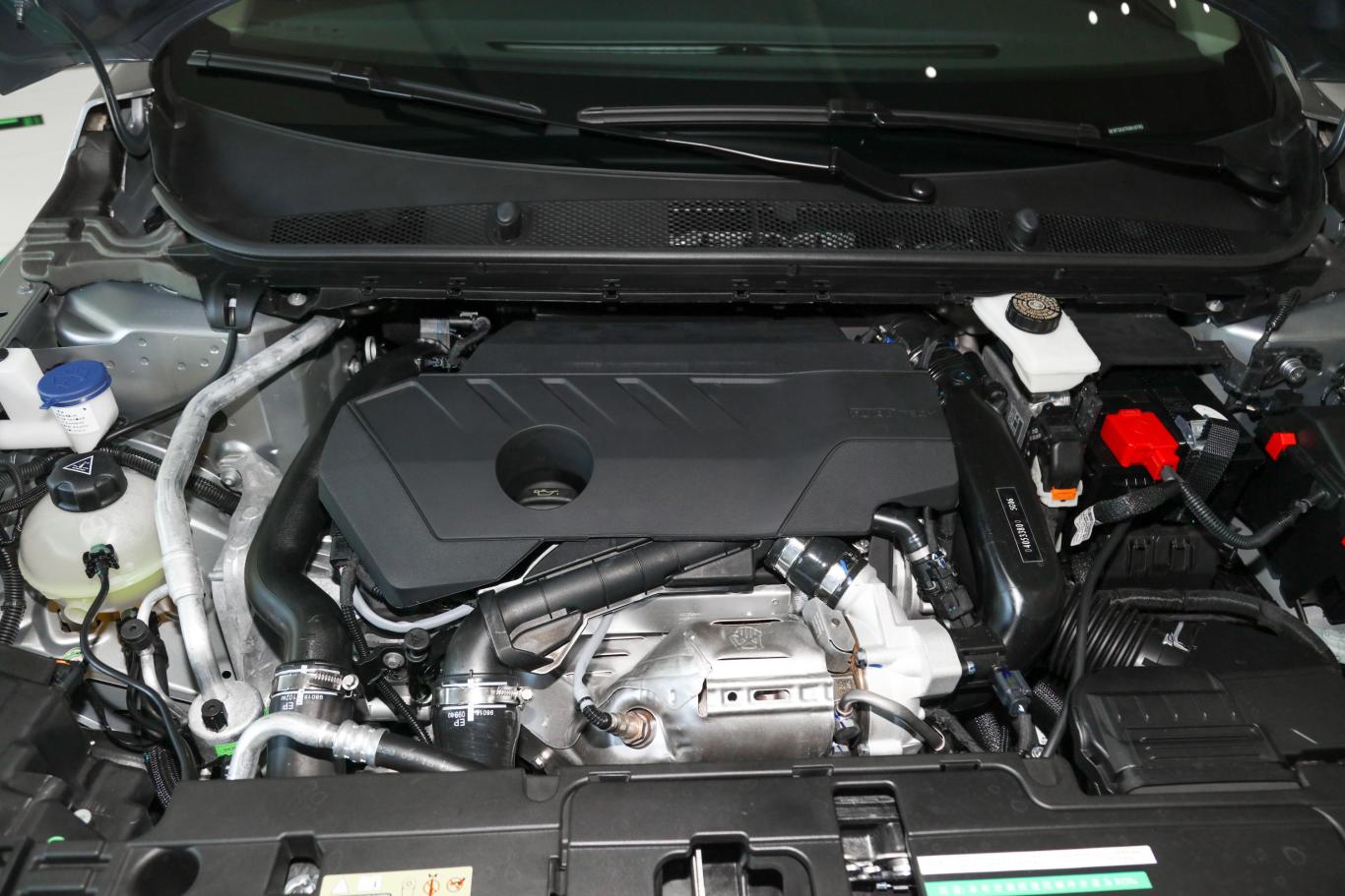 【标致4081.6T 追光版发动机/电机特写图片-汽车图片大全】-易车