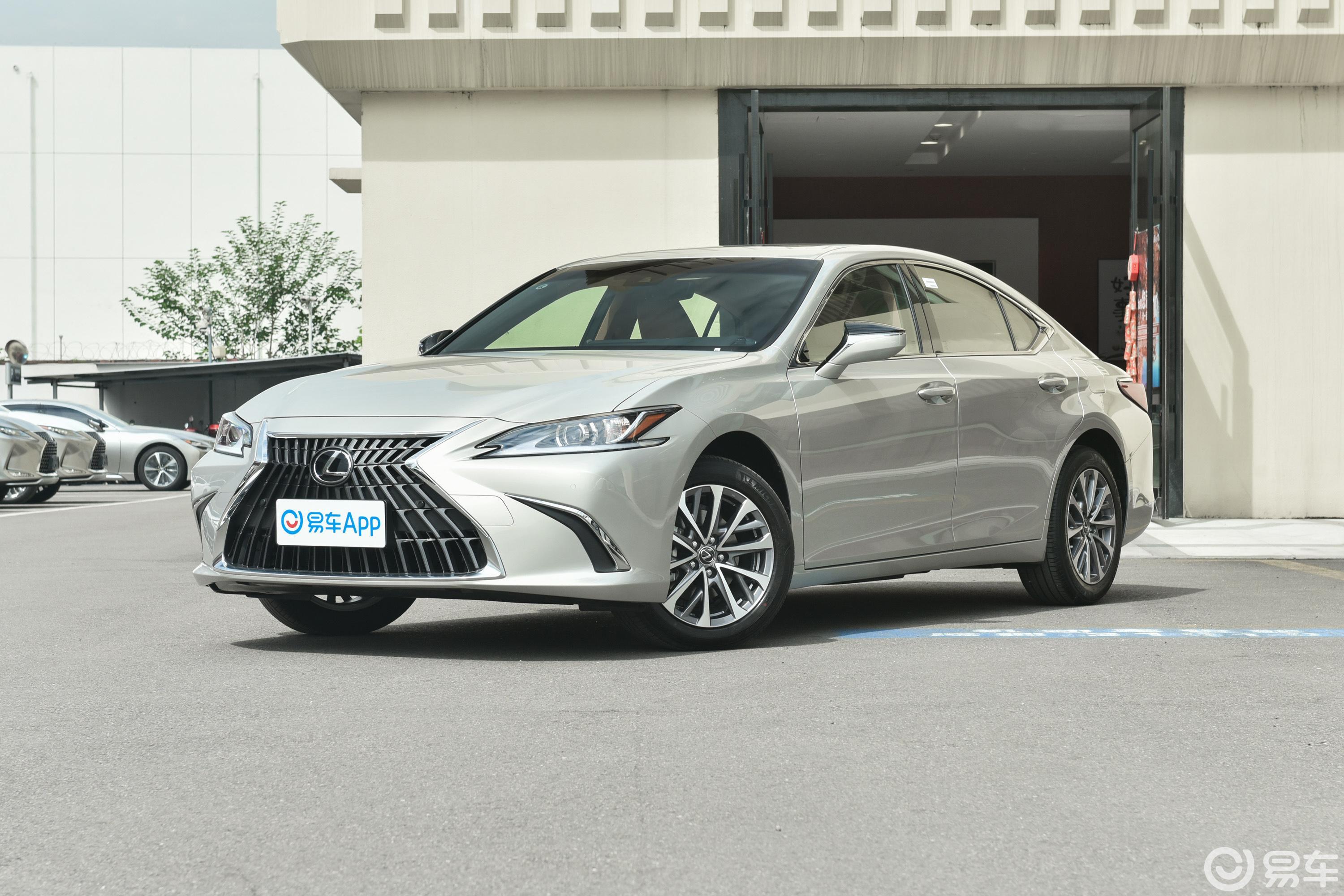 【雷克萨斯ES200 卓越版侧前45度车头向左水平图片-汽车图片大全】-易车