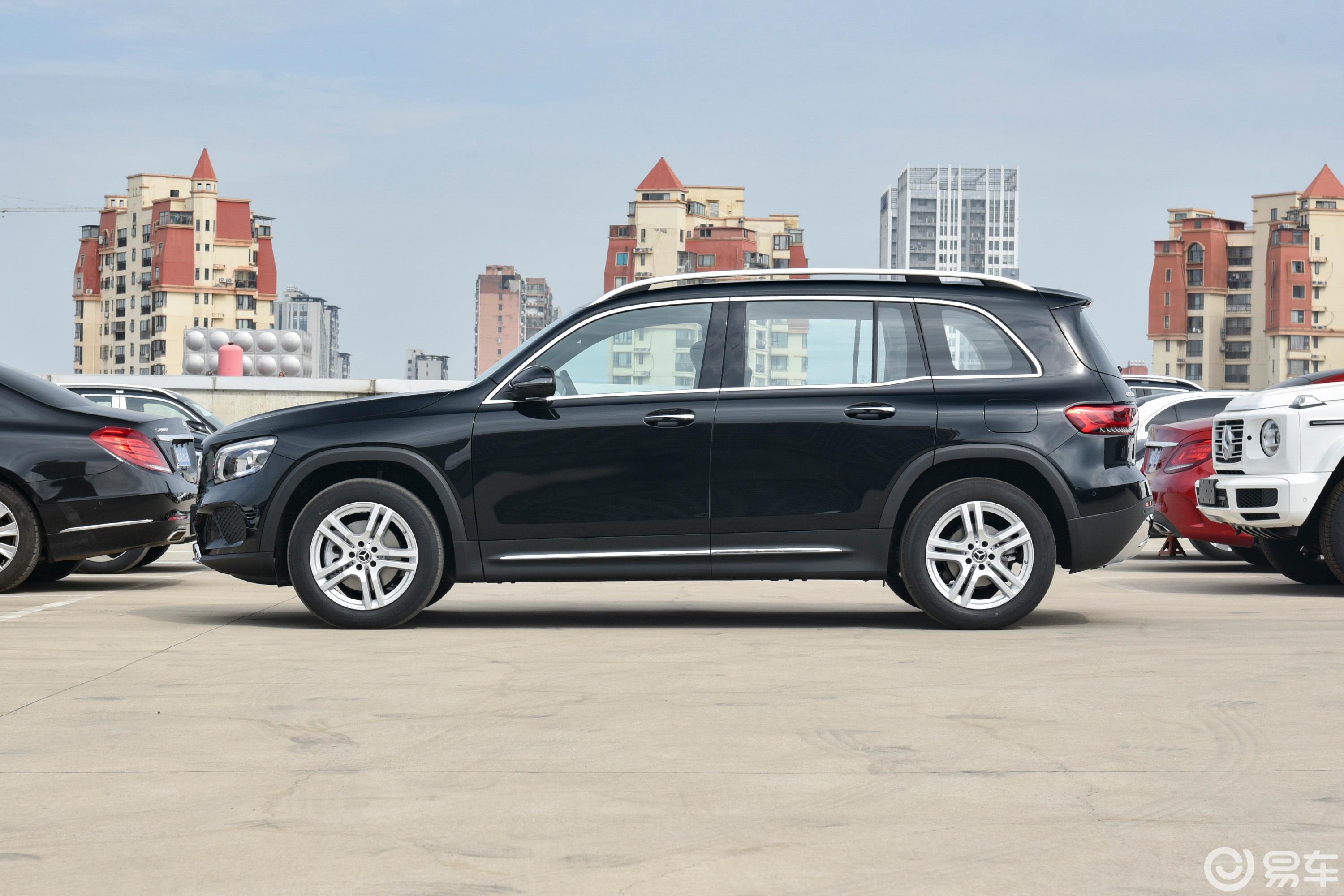 【奔驰GLBGLB 220 动感型正侧车头向左水平图片-汽车图片大全】-易车