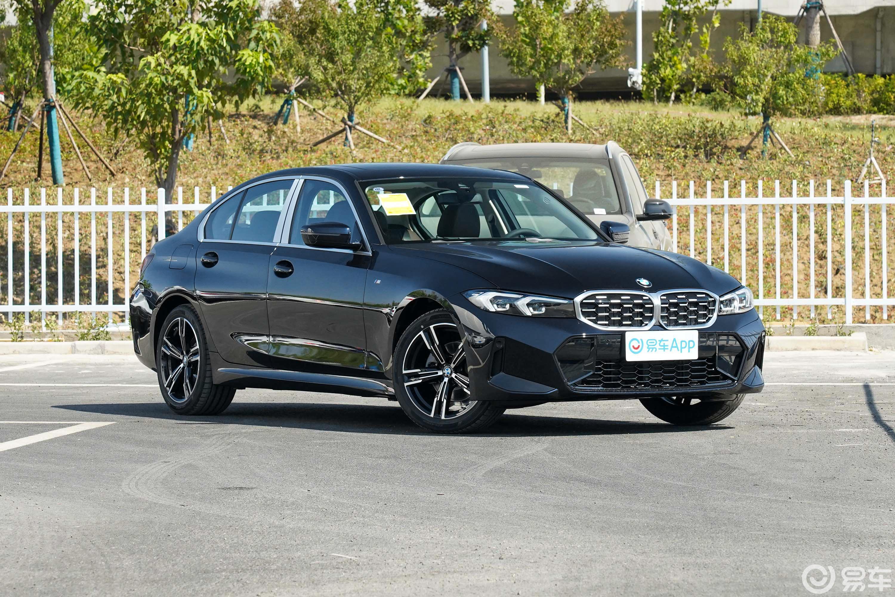 【宝马3系325i M运动套装侧前45度车头向右水平图片-汽车图片大全】-易车