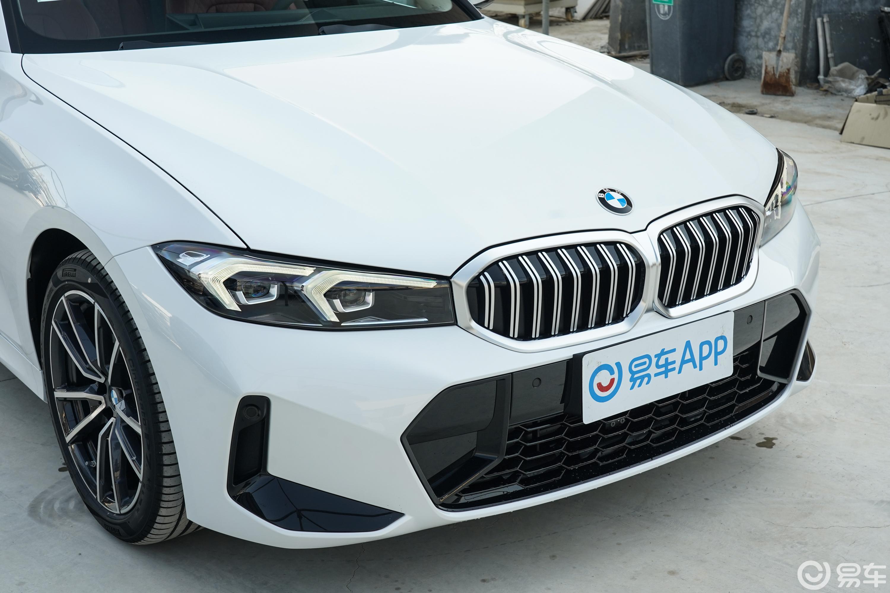 【宝马3系320Li M运动套装前格栅侧俯拍图片-汽车图片大全】-易车