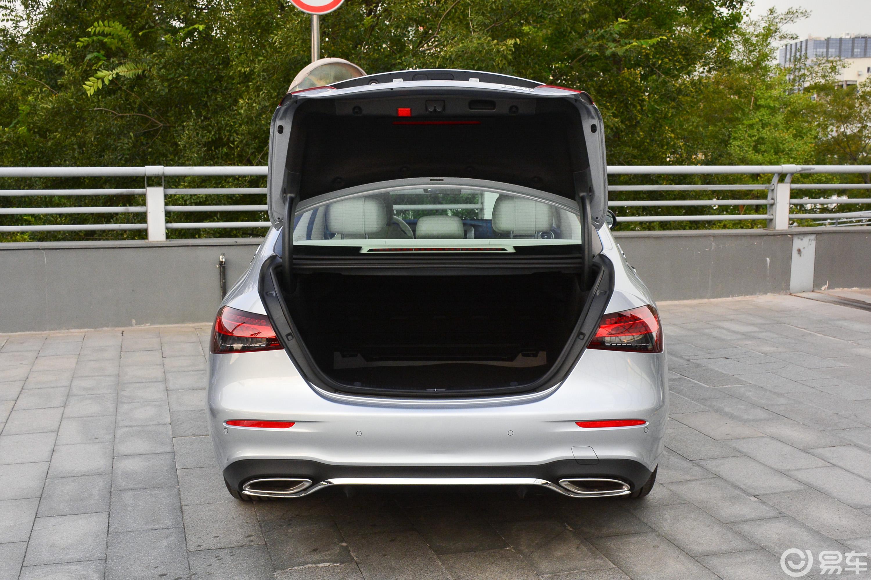 【奔驰E级E 260 L 运动型后备厢图片-汽车图片大全】-易车