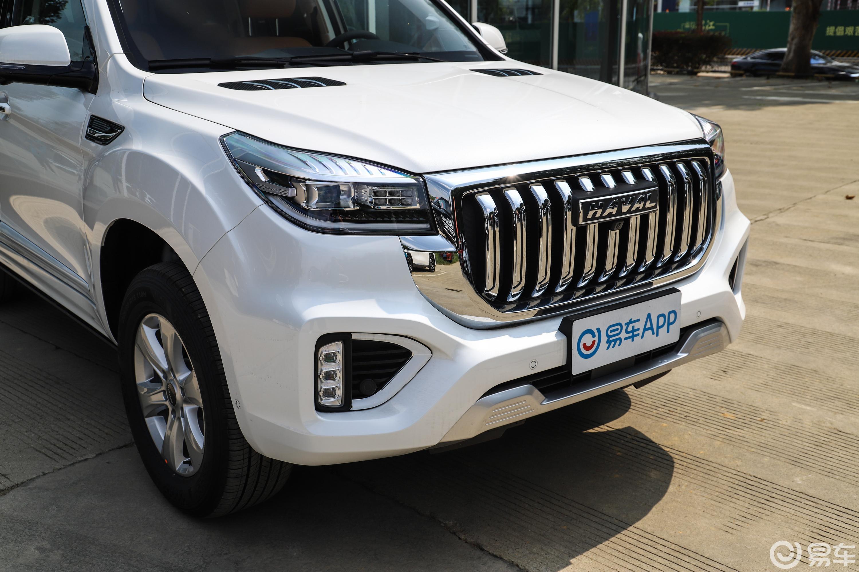 【哈弗H92.0T 尊贵型 7座前格栅侧俯拍图片-汽车图片大全】-易车