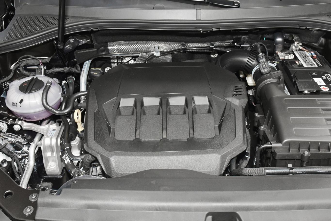 【途观L330TSI 两驱智享版 5座发动机特写图片-汽车图片大全】-易车