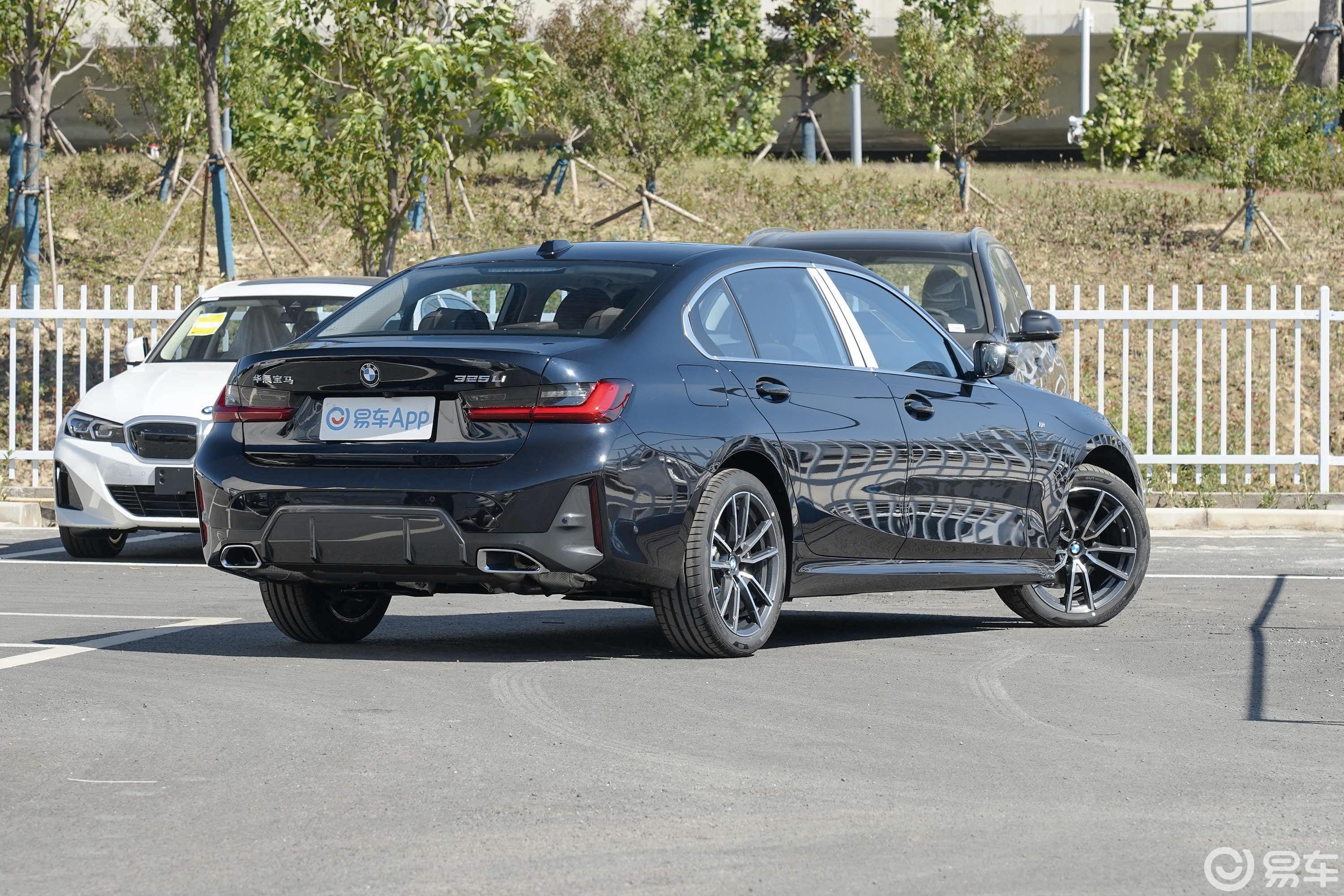 【宝马3系325Li M运动套装侧后45度车头向右水平图片-汽车图片大全】-易车