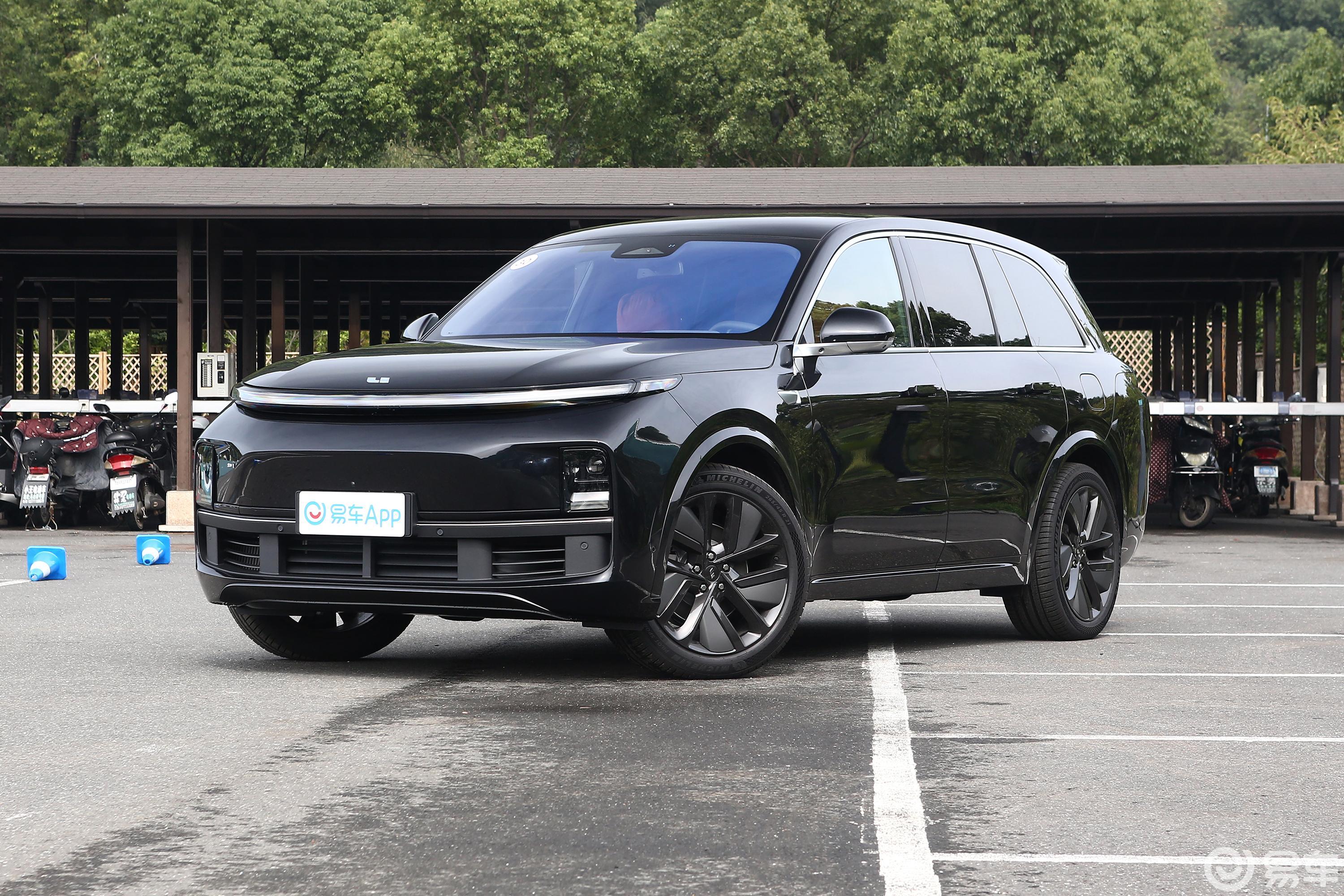 【理想L8L8 Pro版侧前45度车头向左水平图片-汽车图片大全】-易车