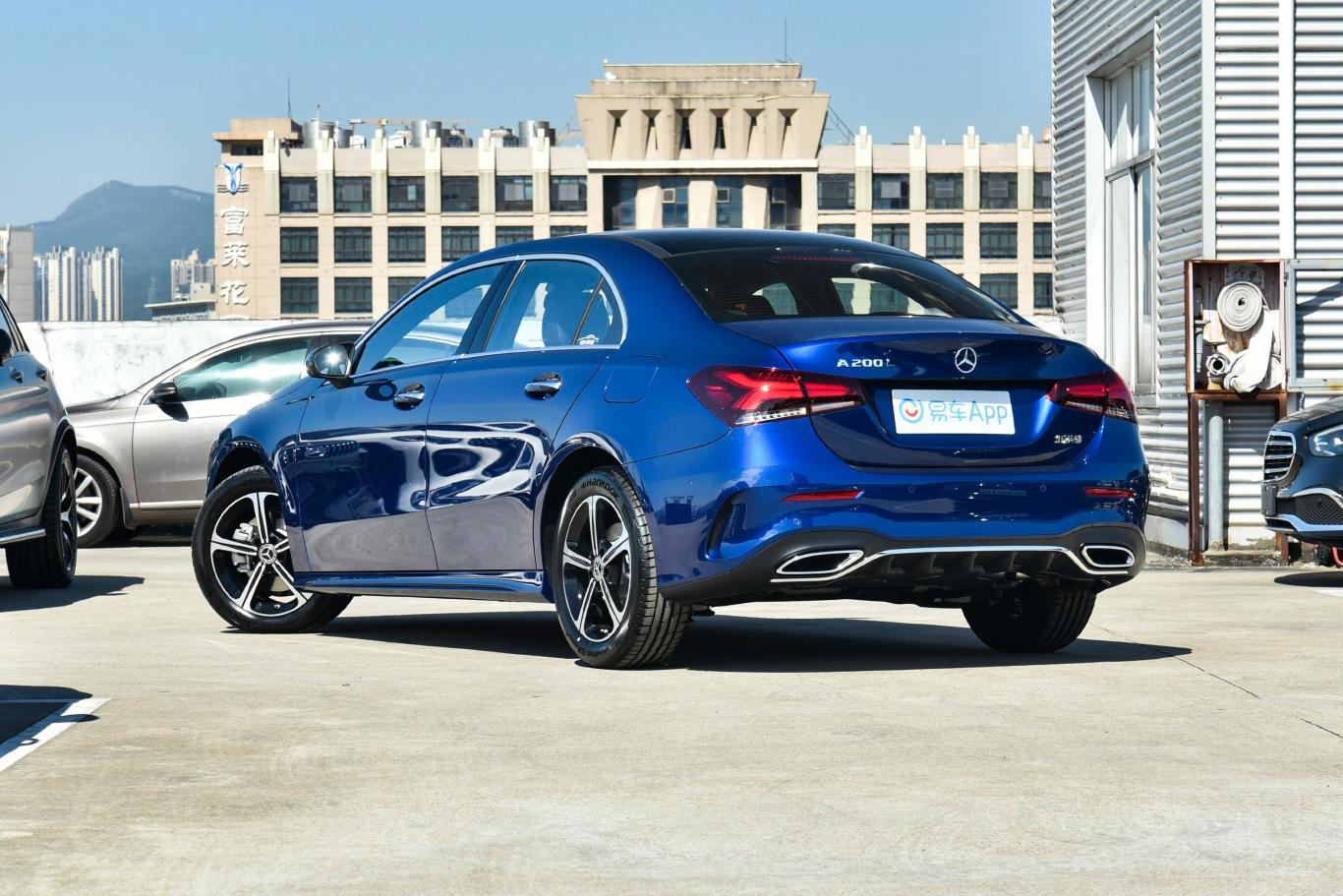 【奔驰A级A 200 L 运动轿车时尚型侧后45度车头向左水平图片-汽车图片大全】-易车