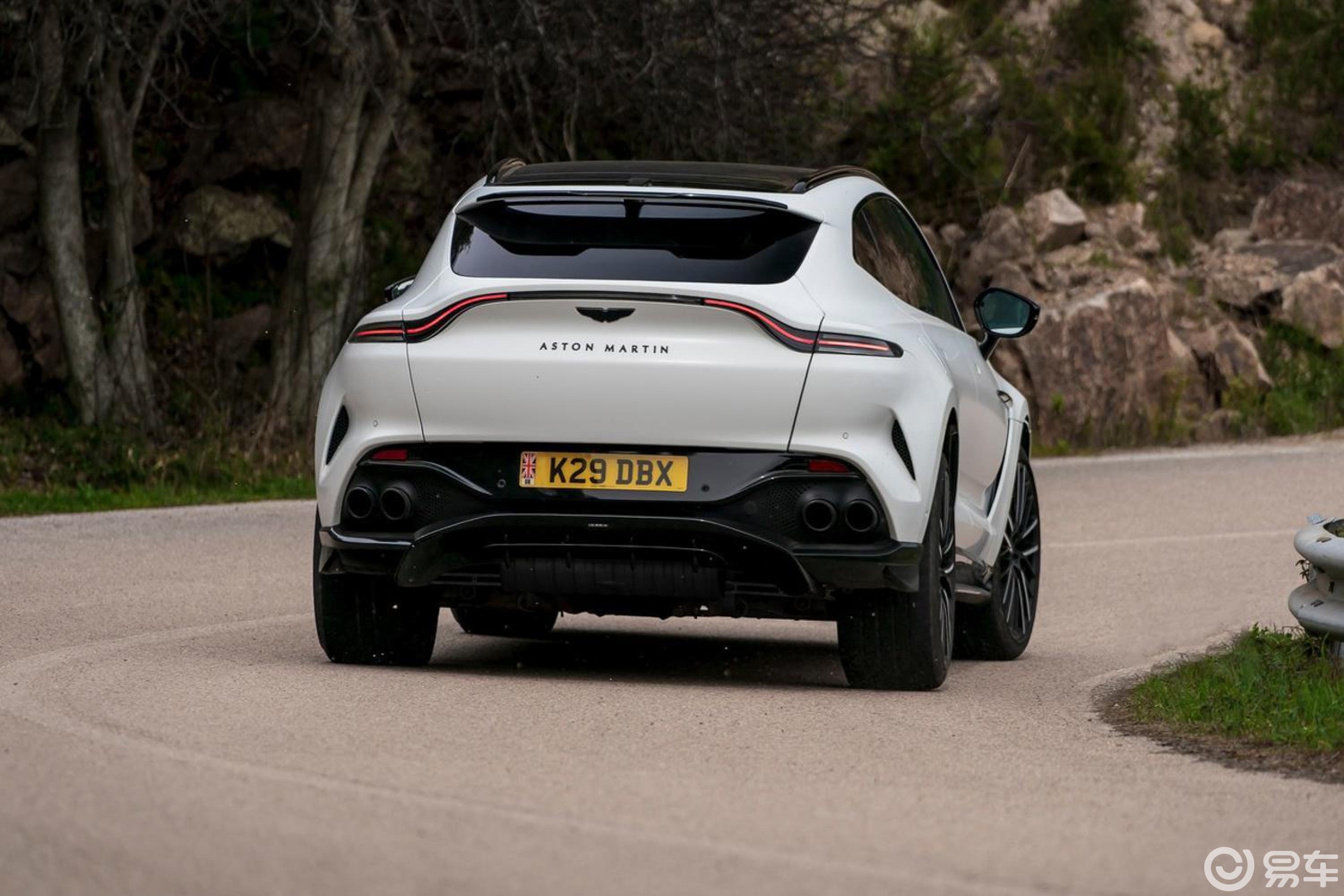 【阿斯顿·马丁DBX图片-汽车图片大全】-易车