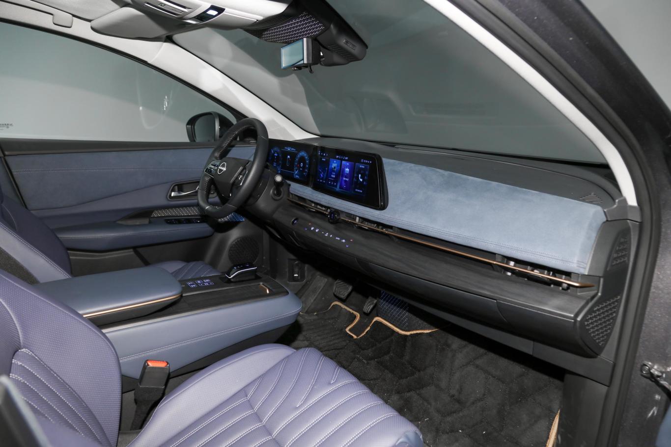 【ARIYA艾睿雅533km 四驱高性能顶配版内饰全景副驾方向图片-汽车图片大全】-易车