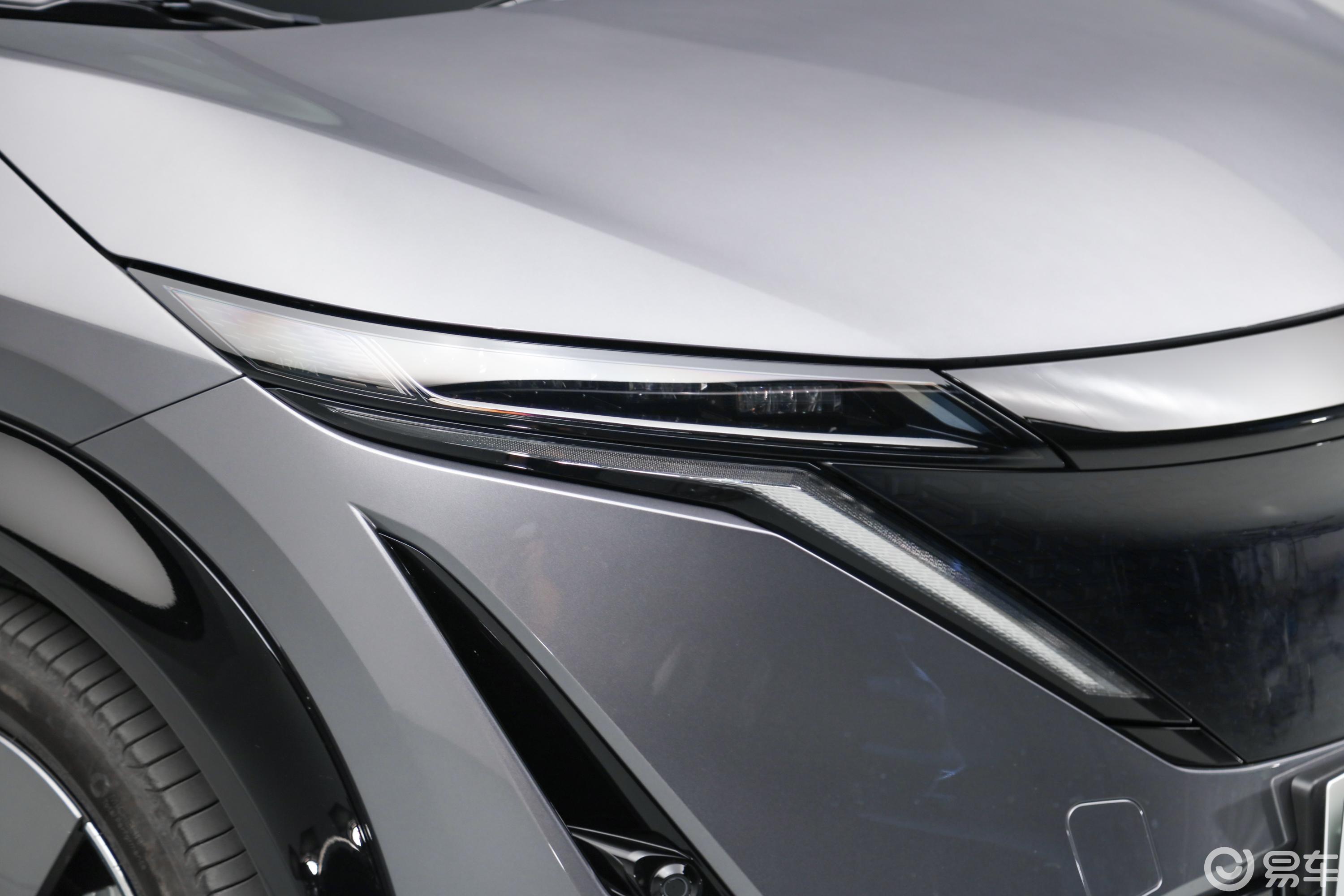 【ARIYA艾睿雅533km 四驱高性能顶配版大灯侧45度俯拍图片-汽车图片大全】-易车