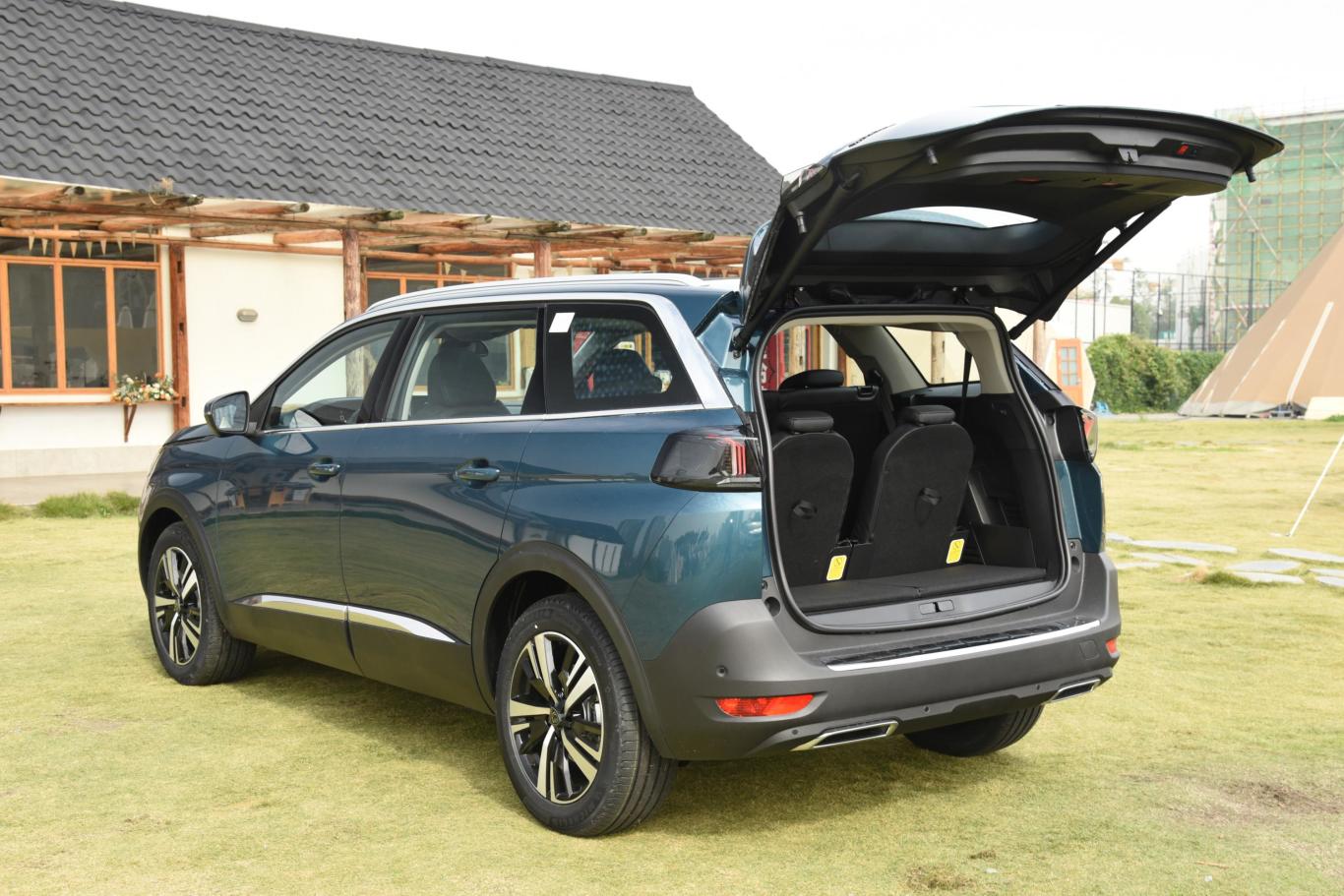 【标致5008400THP 挚爱满座版 7座后备厢开启45度侧拍图片-汽车图片大全】-易车