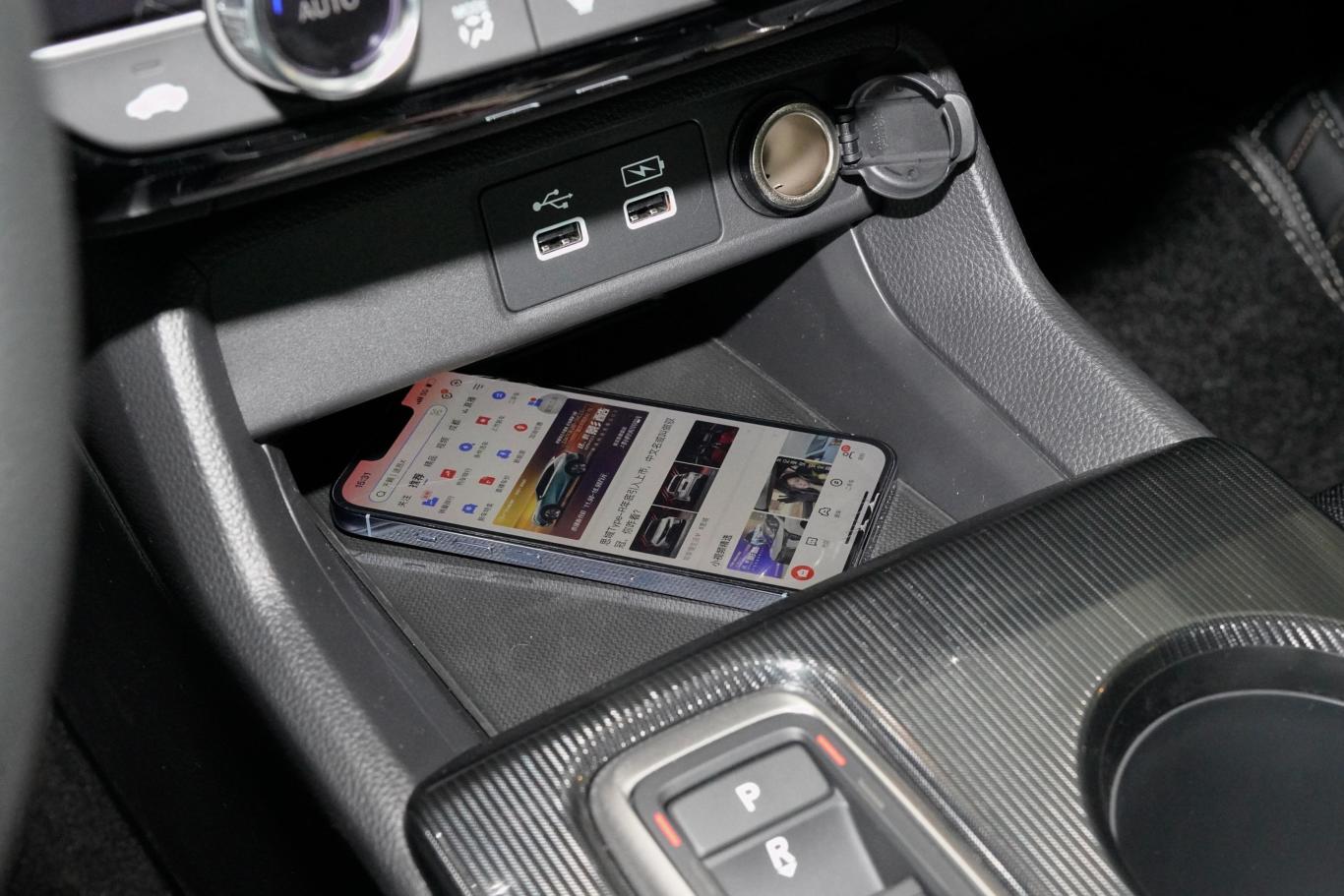 【思域e:HEV 2.0L E-CVT先锋版中控图片-汽车图片大全】-易车