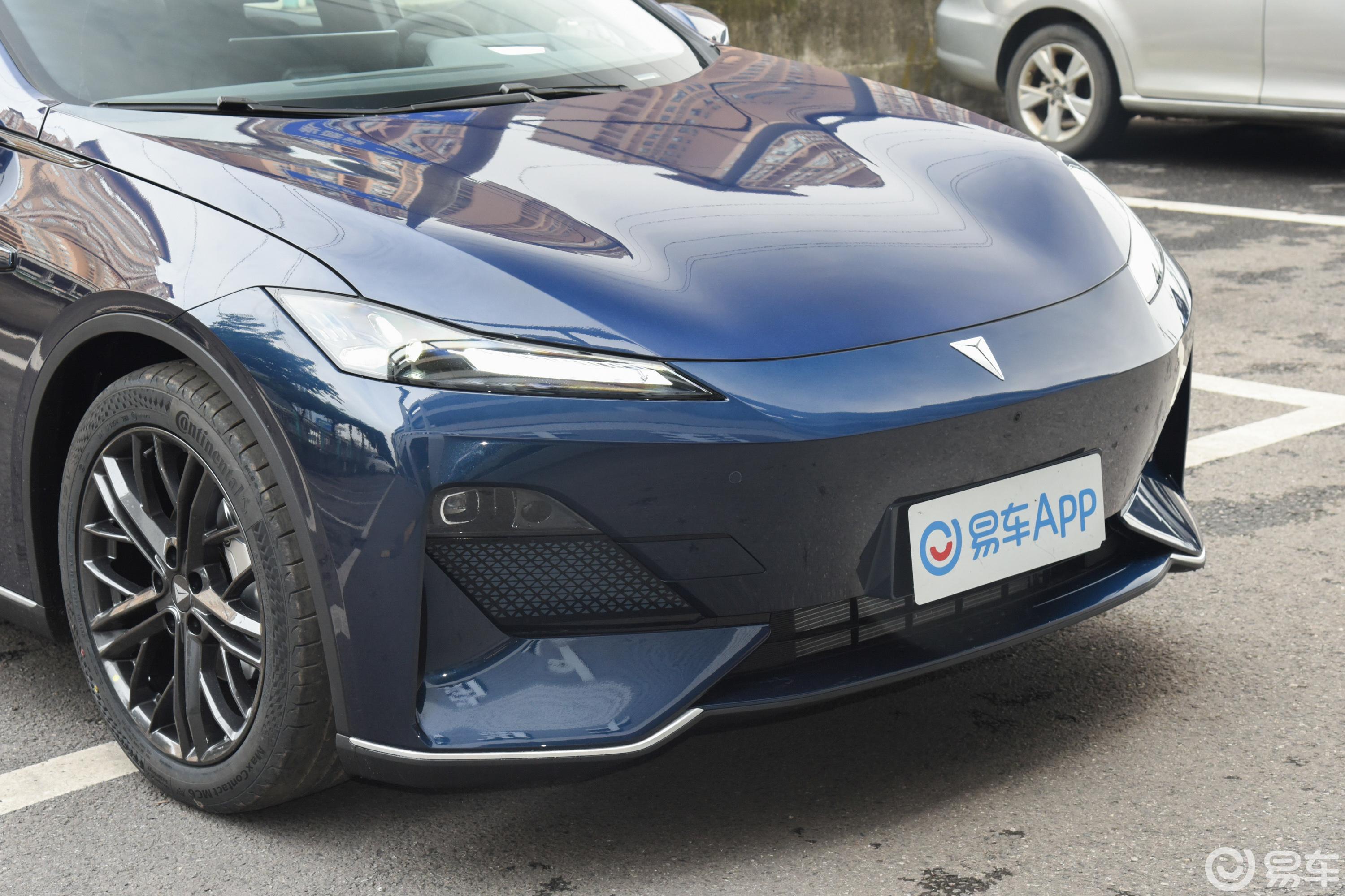 【深蓝SL03增程版 1200km前格栅侧俯拍图片-汽车图片大全】-易车