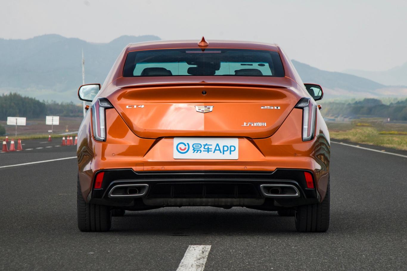 【凯迪拉克CT425T 豪华版正后水平图片-汽车图片大全】-易车