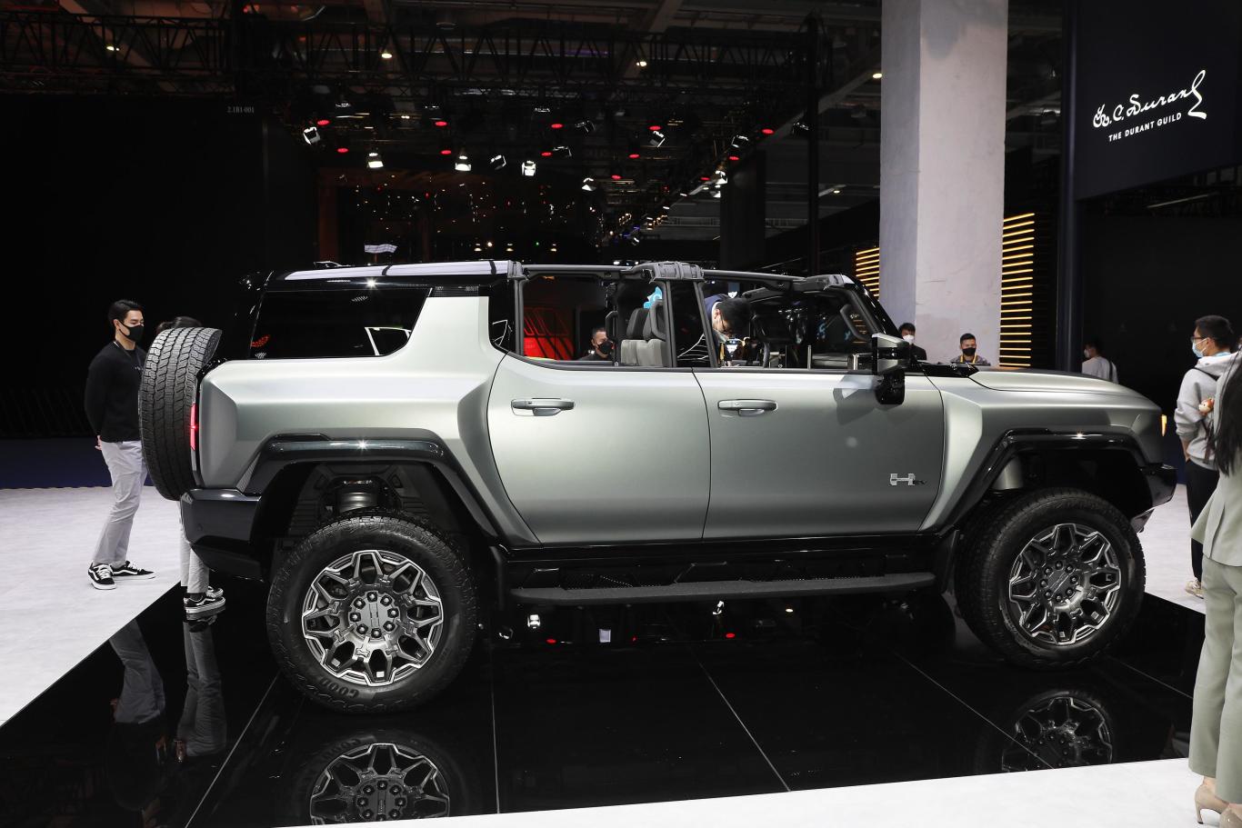 【HUMMER EV SUV顶配版正侧车头向右水平图片-汽车图片大全】-易车