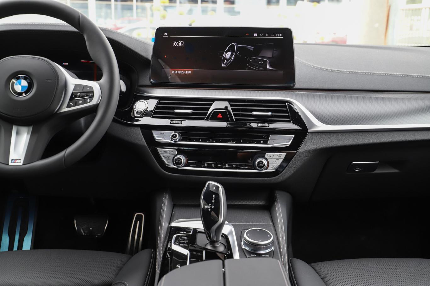 【宝马5系(进口)改款二 525i M运动套装中控台整体图片-汽车图片大全】-易车