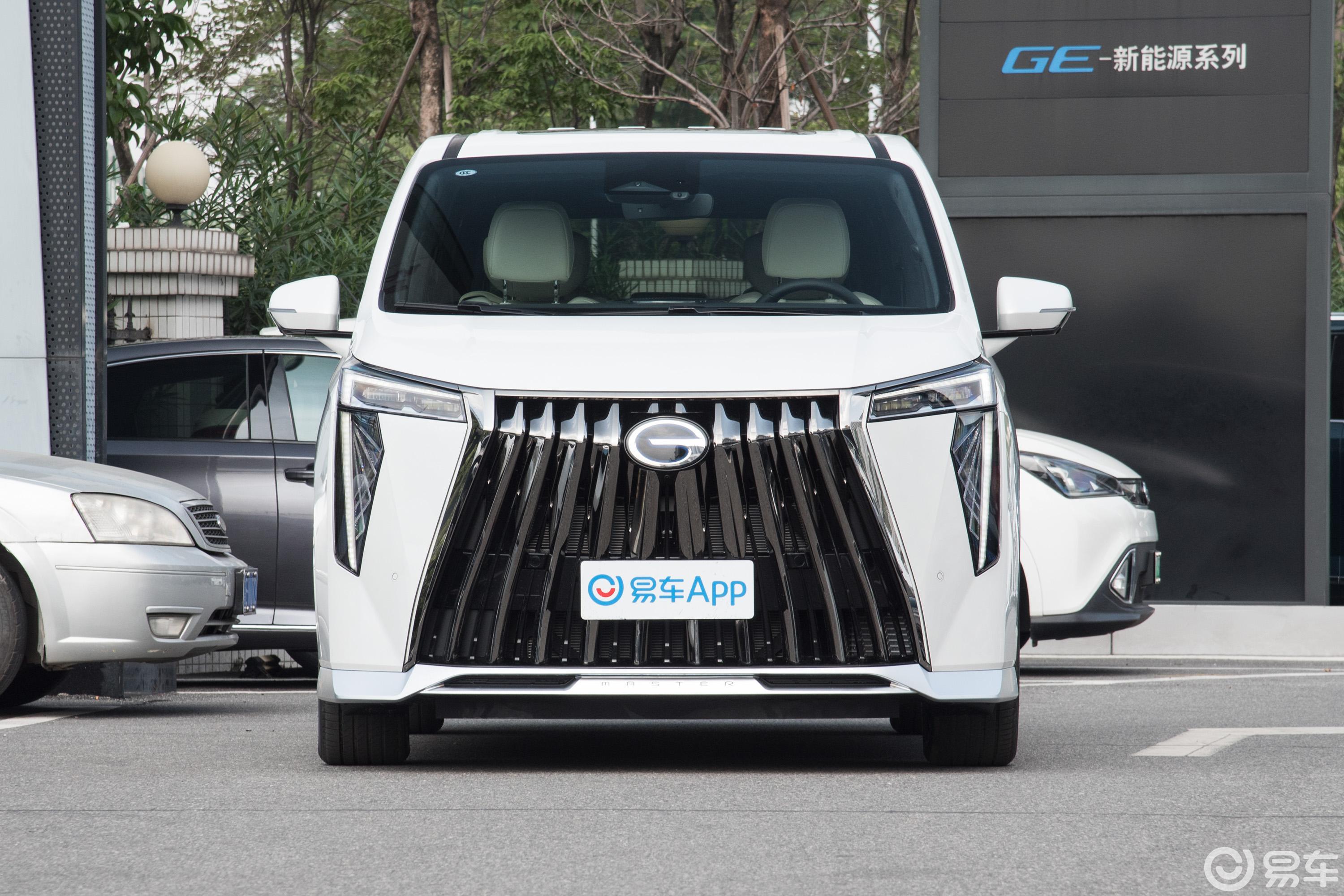 【传祺M8宗师系列 双擎 2.0T 旗舰版 7座正前水平图片-汽车图片大全】-易车