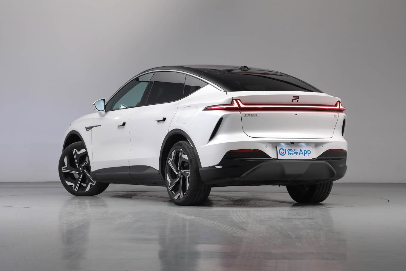 【飞凡R7606km 四驱性能屏霸Pro版侧后45度车头向左水平图片-汽车图片大全】-易车