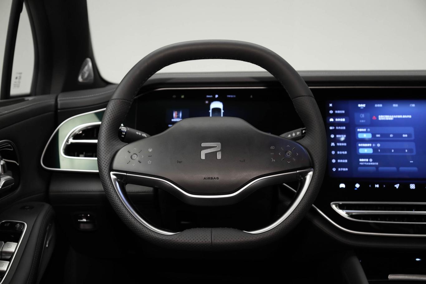 【飞凡R7606km 四驱性能屏霸Pro版方向盘图片-汽车图片大全】-易车