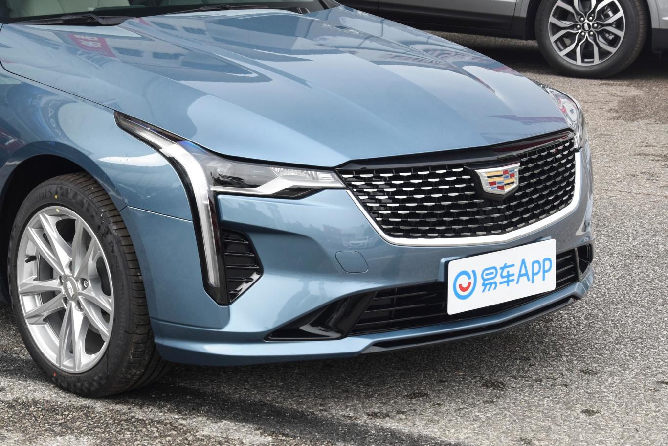 【凯迪拉克CT425T 风尚版前格栅侧俯拍图片-汽车图片大全】-易车