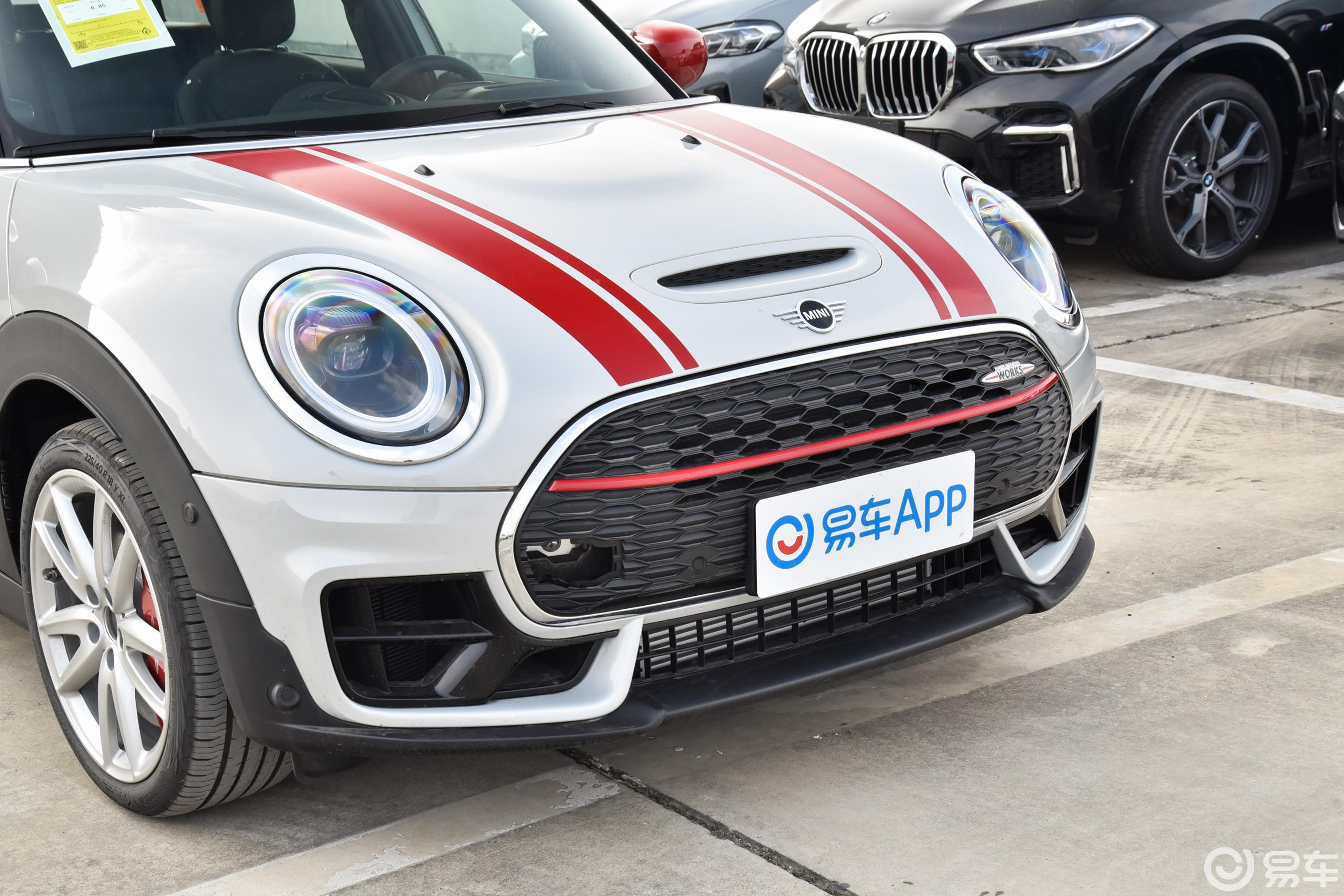 【MINI JCW CLUBMAN改款 2.0T JOHN COOPER WORKS ALL-IN前格栅侧俯拍图片-汽车图片大全】-易车