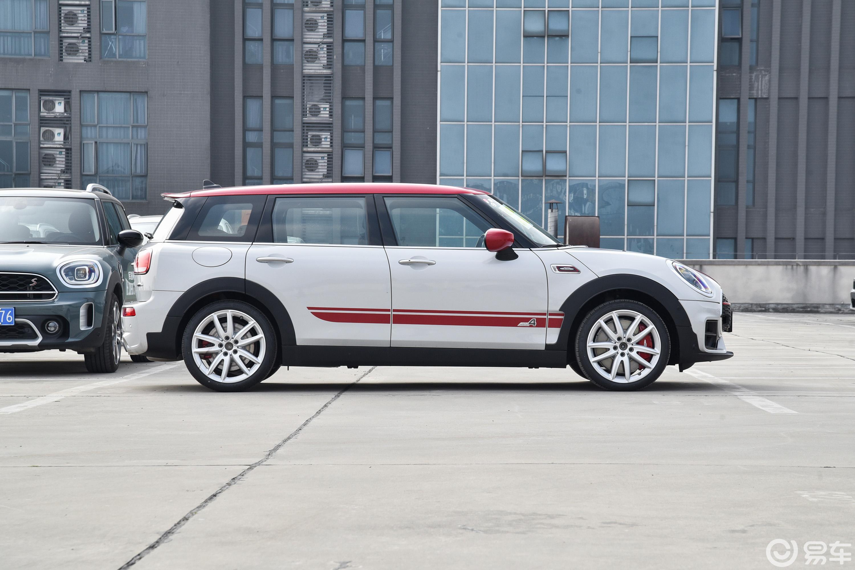 【MINI JCW CLUBMAN改款 2.0T JOHN COOPER WORKS ALL-IN正侧车头向右水平图片-汽车图片大全】-易车