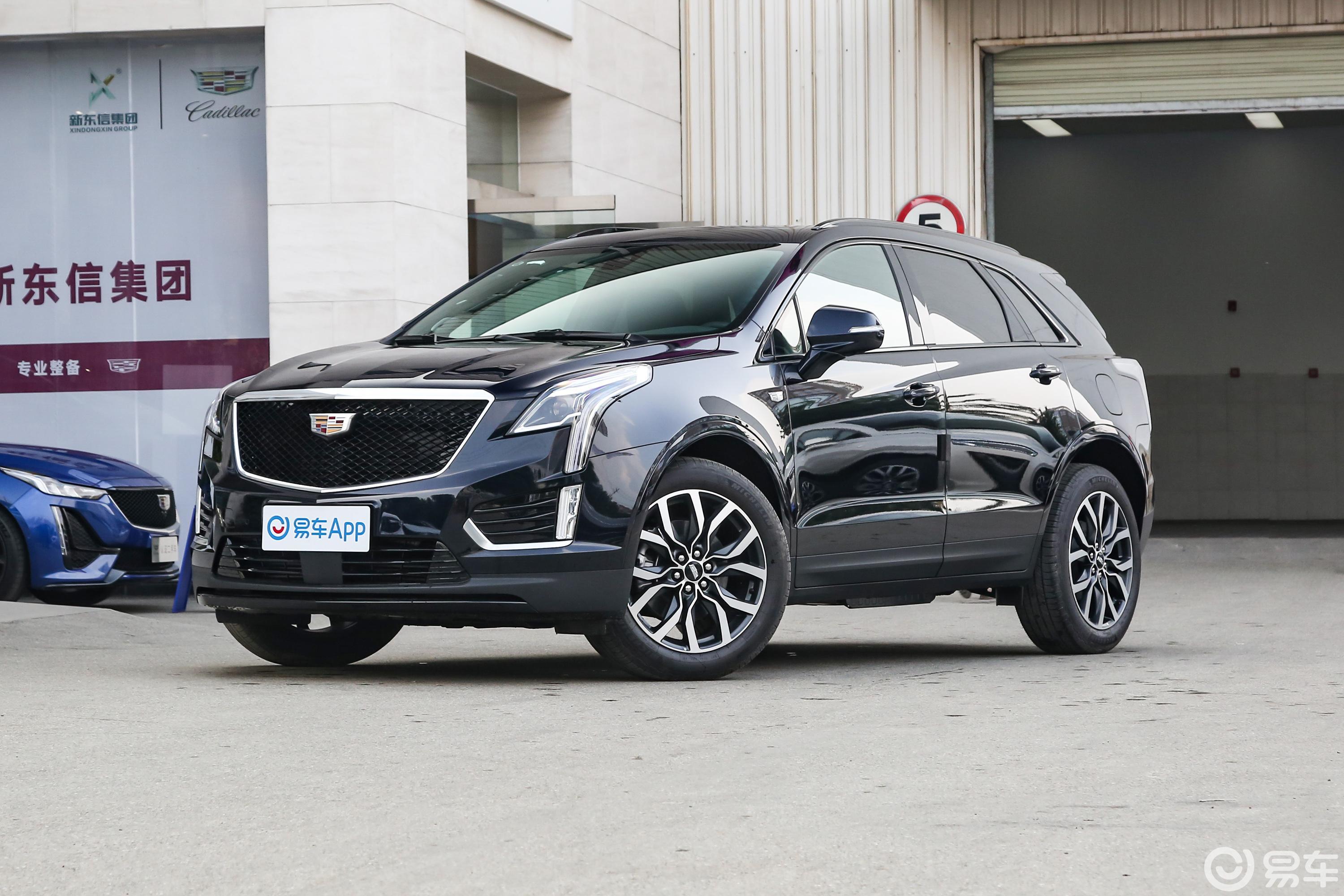 【凯迪拉克XT5轻混 2.0T 四驱尊贵型至臻版侧前45度车头向左水平图片-汽车图片大全】-易车