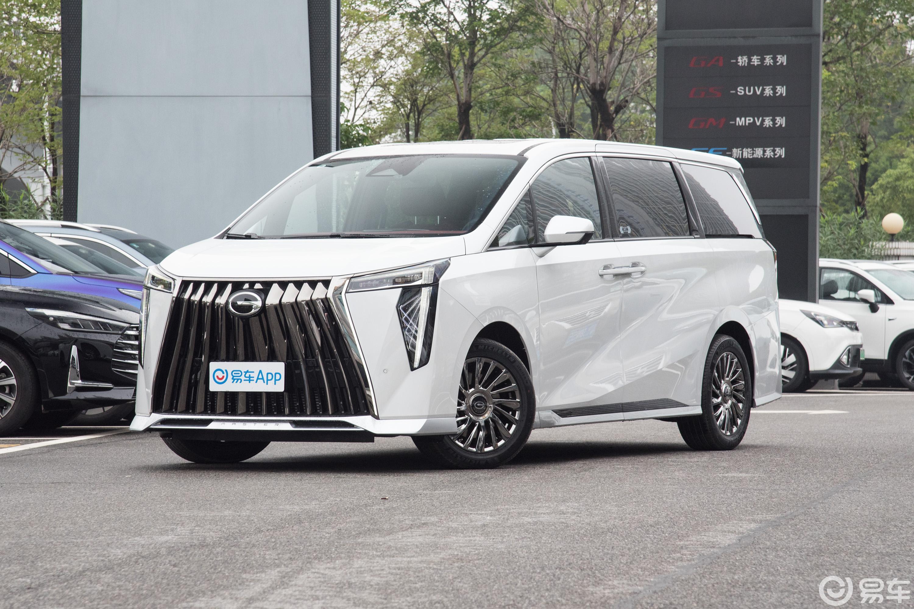 【传祺M8宗师系列 400T 至尊版 7座侧前45度车头向左水平图片-汽车图片大全】-易车