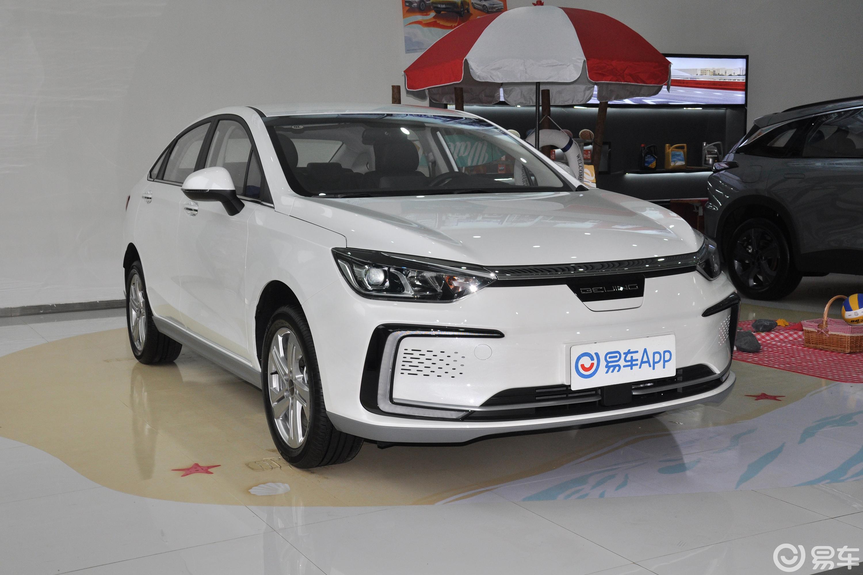 【北京EU5网约车出行版侧前45度车头向右水平图片-汽车图片大全】-易车