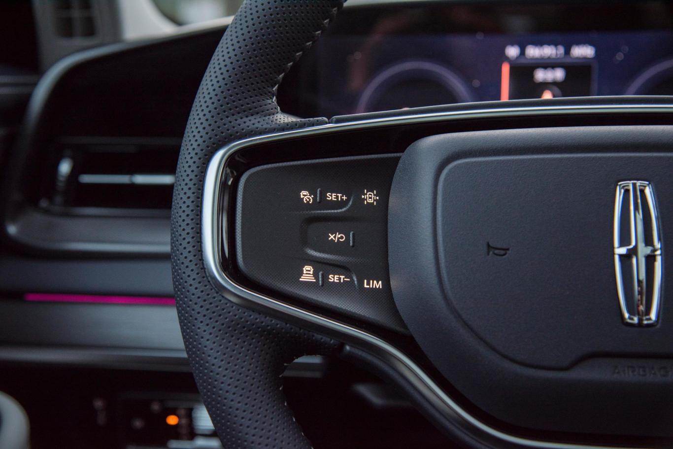 【林肯Zi酷 2.0T 尊尚版左侧方向盘功能按键图片-汽车图片大全】-易车