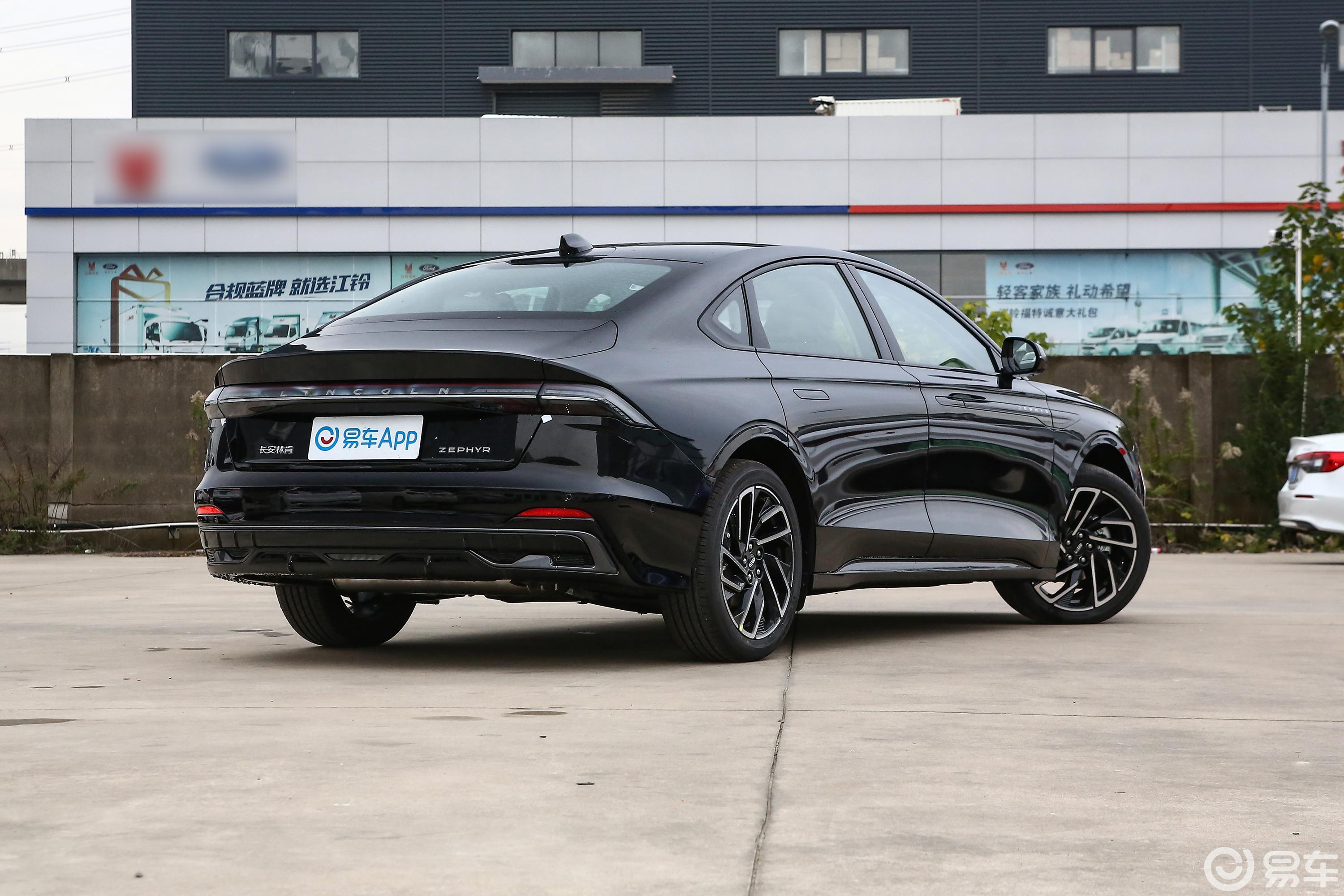 【林肯Zi酷 2.0T 尊逸版侧后45度车头向右水平图片-汽车图片大全】-易车