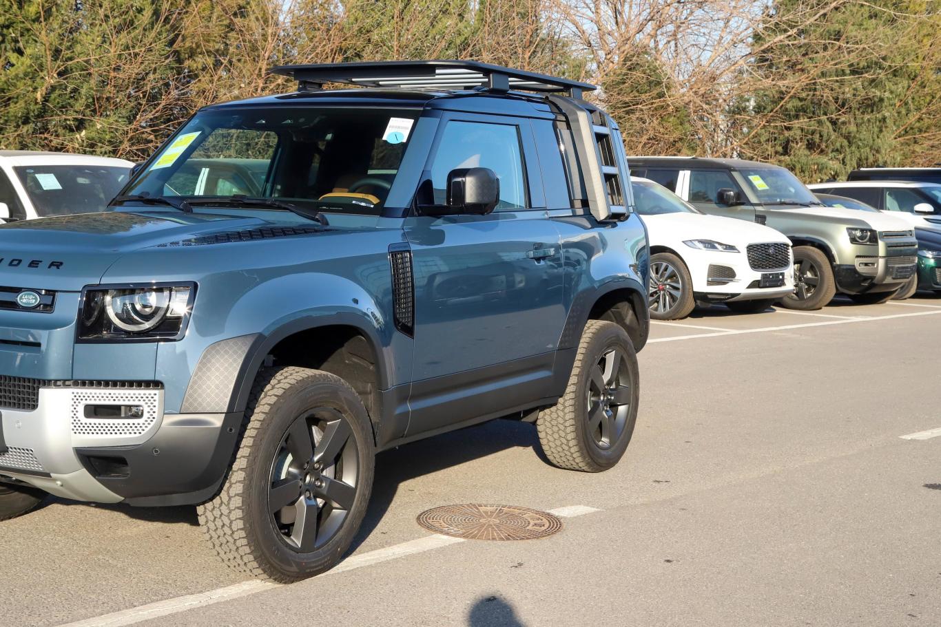 【卫士改款 90 3.0T P400 暗黑特别版外观细节图片-汽车图片大全】-易车