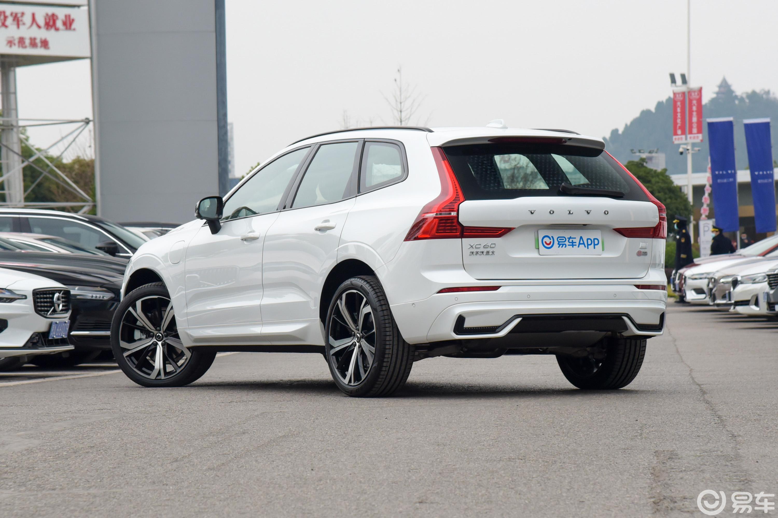 【沃尔沃XC60 RECHARGET8 长续航 智远运动版侧后45度车头向左水平图片-汽车图片大全】-易车