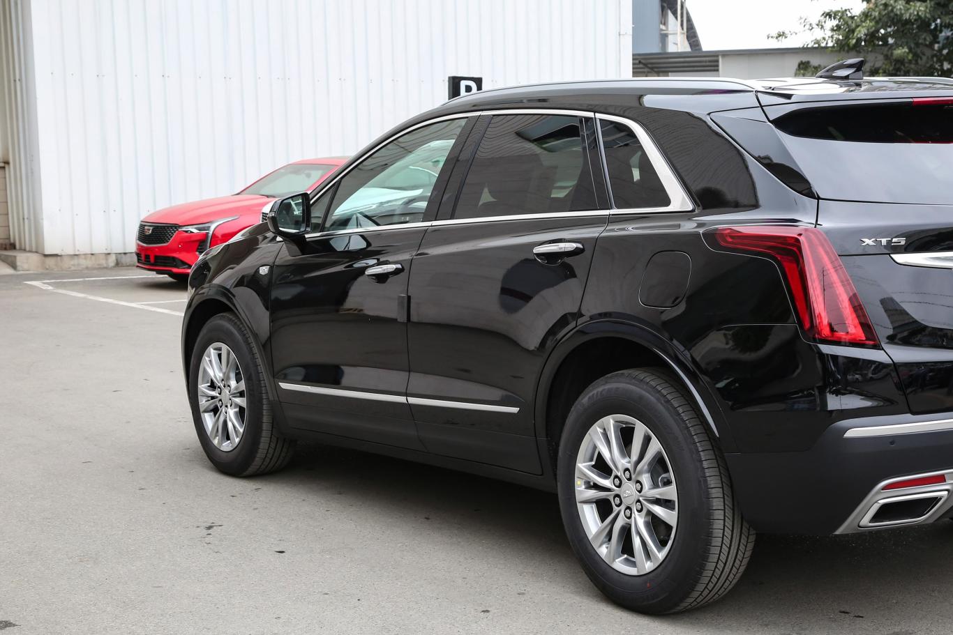 【凯迪拉克XT5轻混 2.0T 两驱风尚型外观细节图片-汽车图片大全】-易车