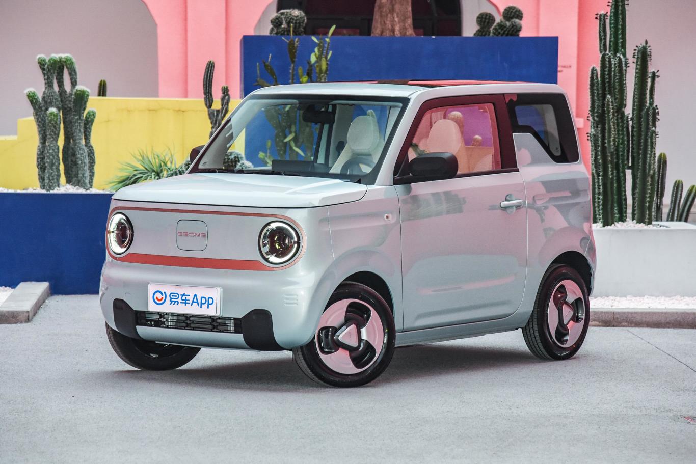 【熊猫熊猫mini 200km 灵动熊侧前45度车头向左水平图片-汽车图片大全】-易车