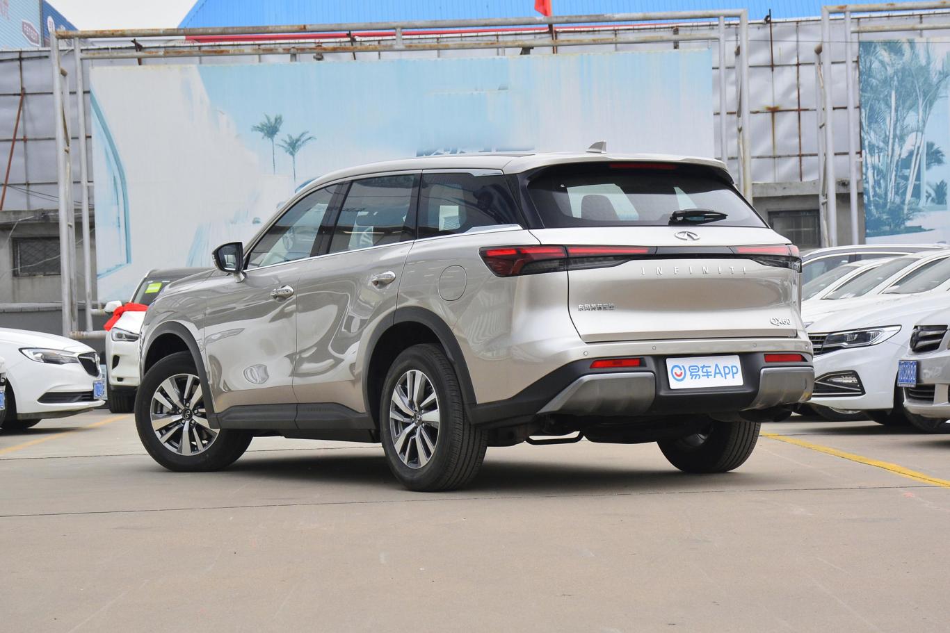 【英菲尼迪QX602.0T 手自一体 两驱 典雅版侧后45度车头向左水平图片-汽车图片大全】-易车