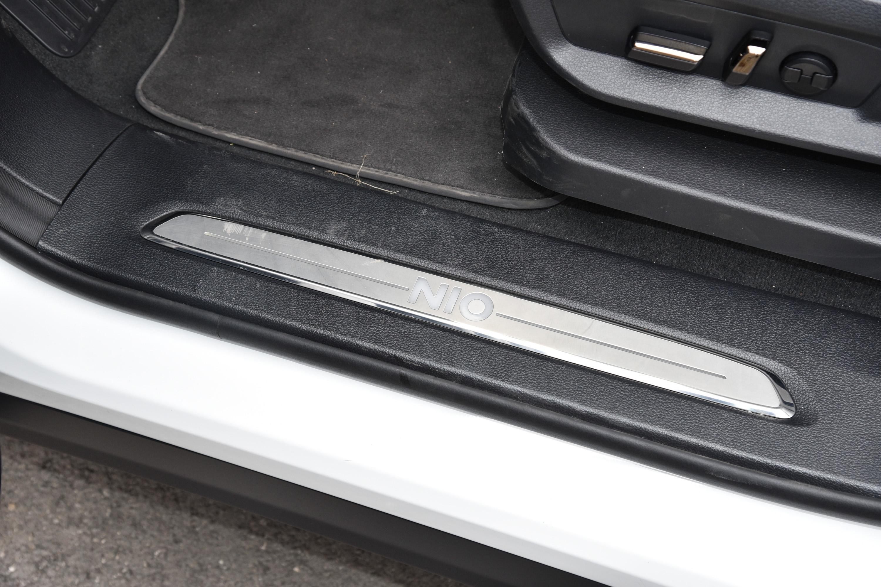 【蔚来ES6455km 运动版 75kWh前排迎宾踏板图片-汽车图片大全】-易车