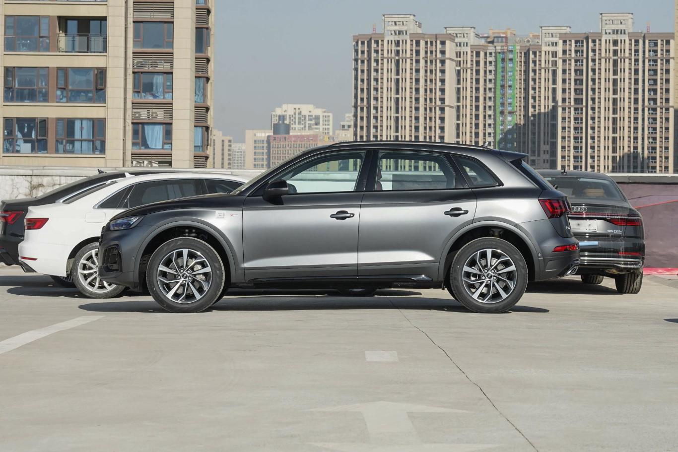 【奥迪Q5L改款 40 TFSI 豪华动感型正侧车头向左水平图片-汽车图片大全】-易车