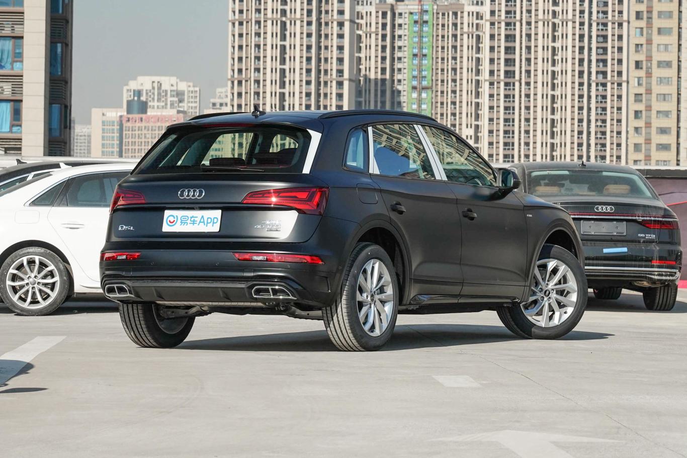 【奥迪Q5L改款 40 TFSI 豪华动感型侧后45度车头向右水平图片-汽车图片大全】-易车