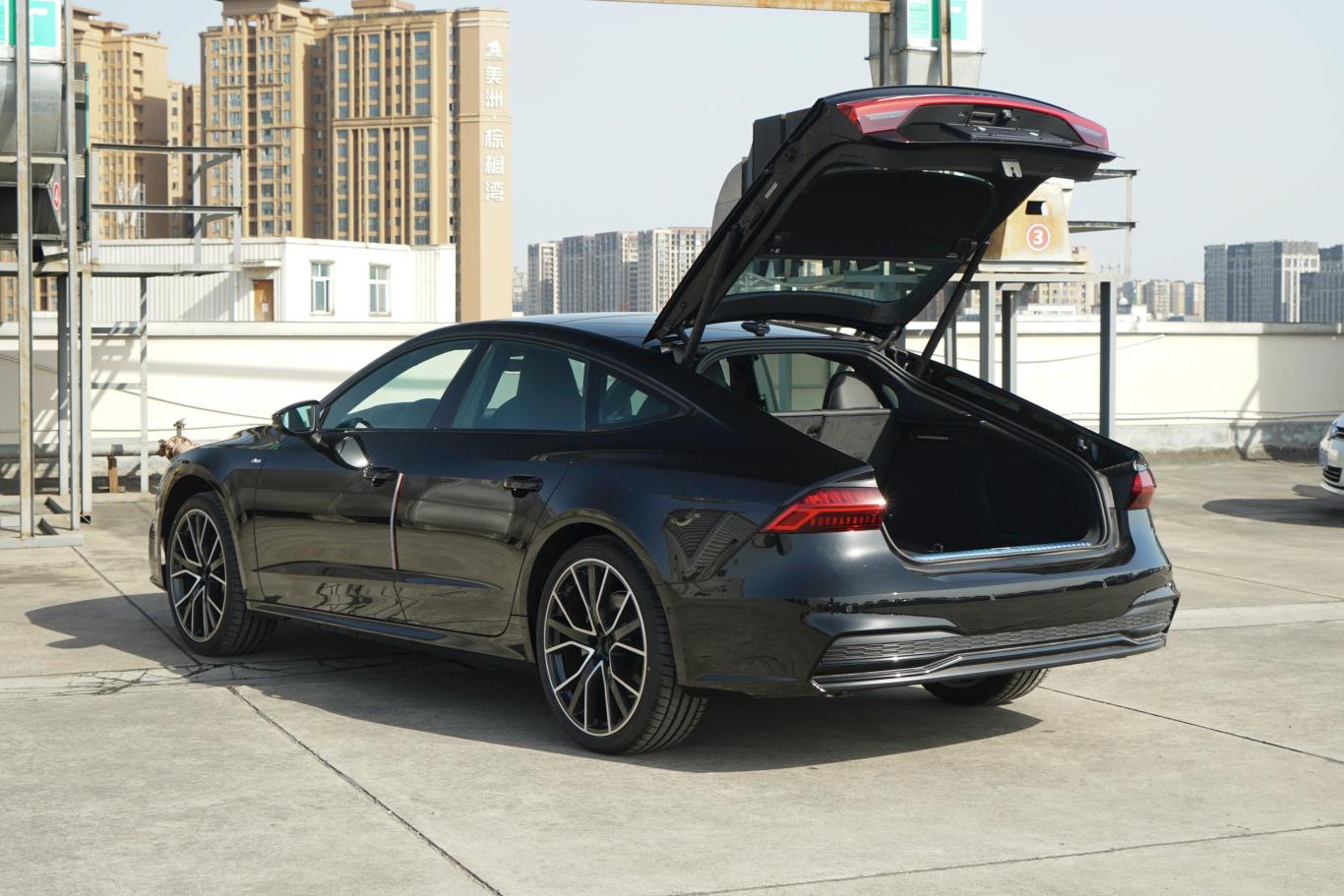 【奥迪A755 TFSI quattro 尊享型后备厢开启45度侧拍图片-汽车图片大全】-易车