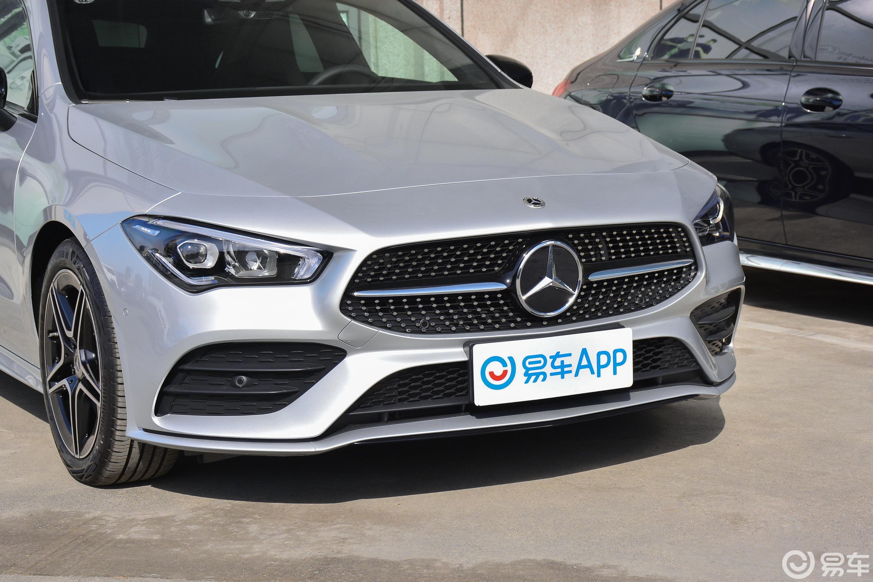 【奔驰CLA级CLA 260 4MATIC 五门猎跑车前格栅侧俯拍图片-汽车图片大全】-易车